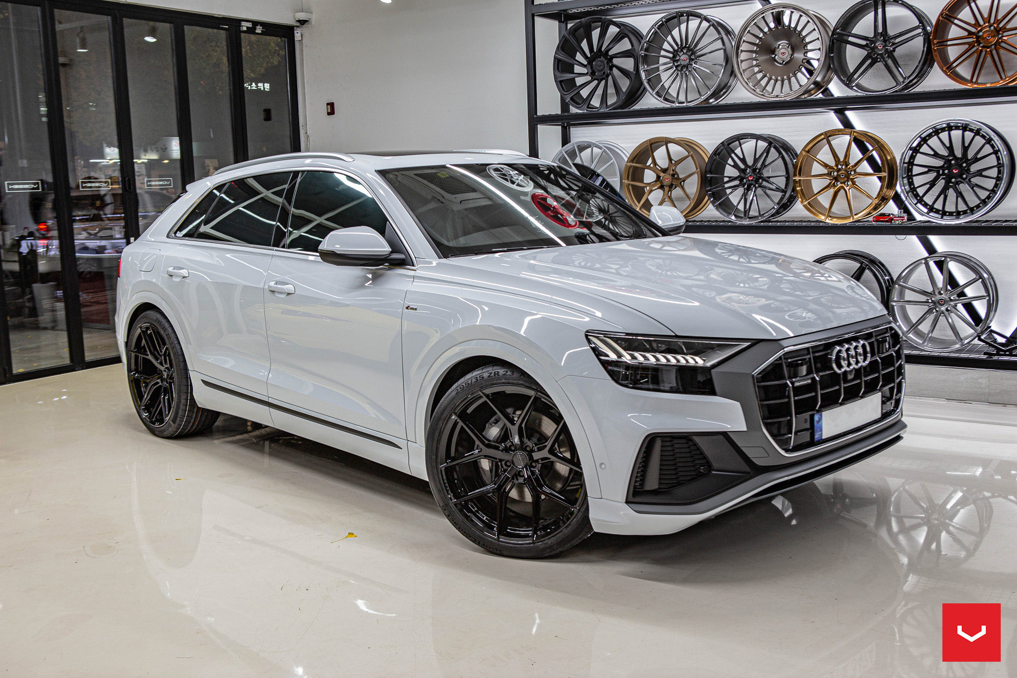 AUDI Q8 - HYBRID FORGED SERIES: HF-5 - Vossen Wheels
