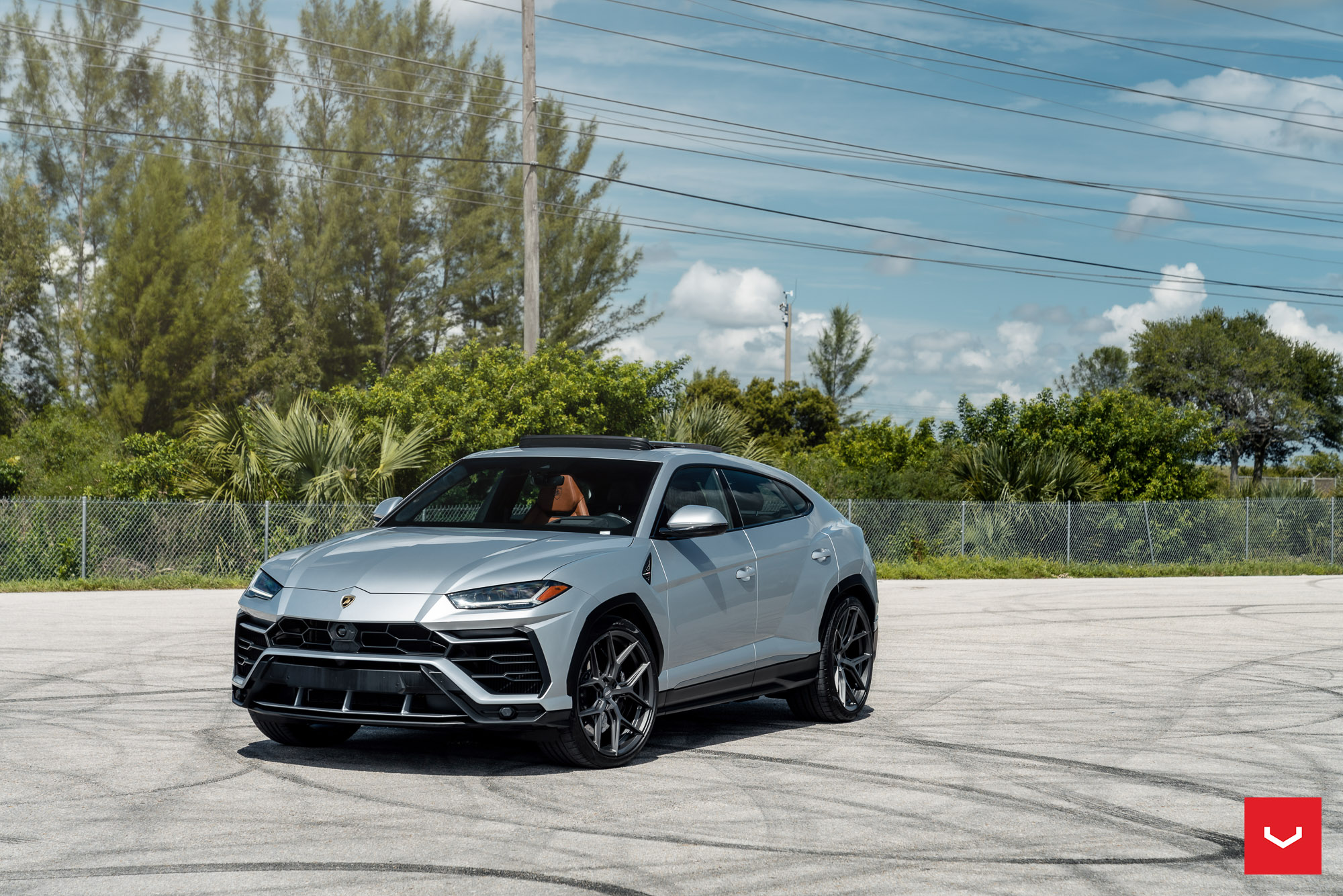 LAMBORGHINI URUS - HYBRID FORGED SERIES: HF-5 - Vossen Wheels