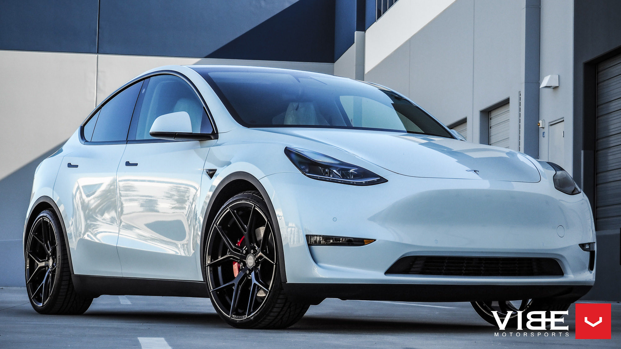 TESLA MODEL Y - HYBRID FORGED SERIES: HF-5 - Vossen Wheels