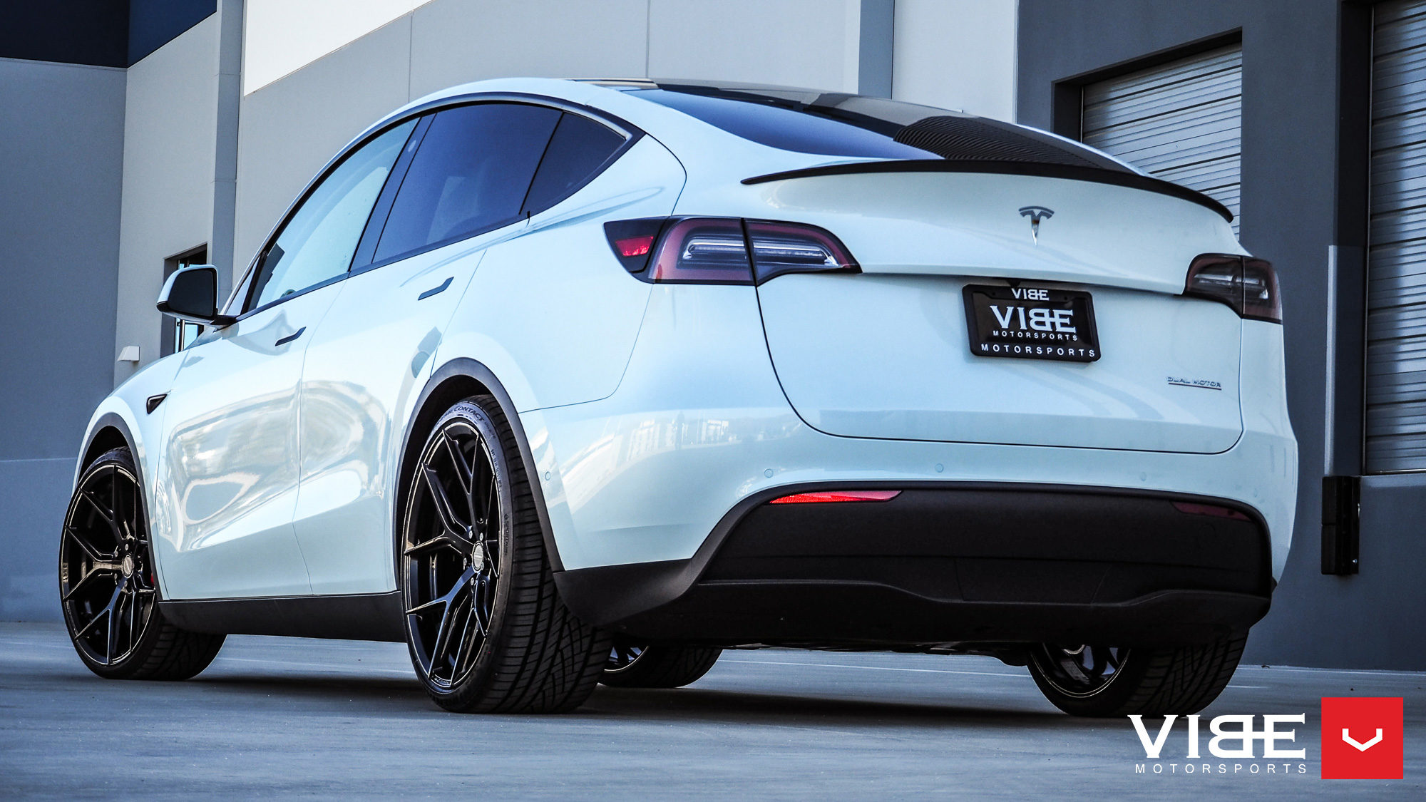 TESLA MODEL Y - HYBRID FORGED SERIES: HF-5 - Vossen Wheels