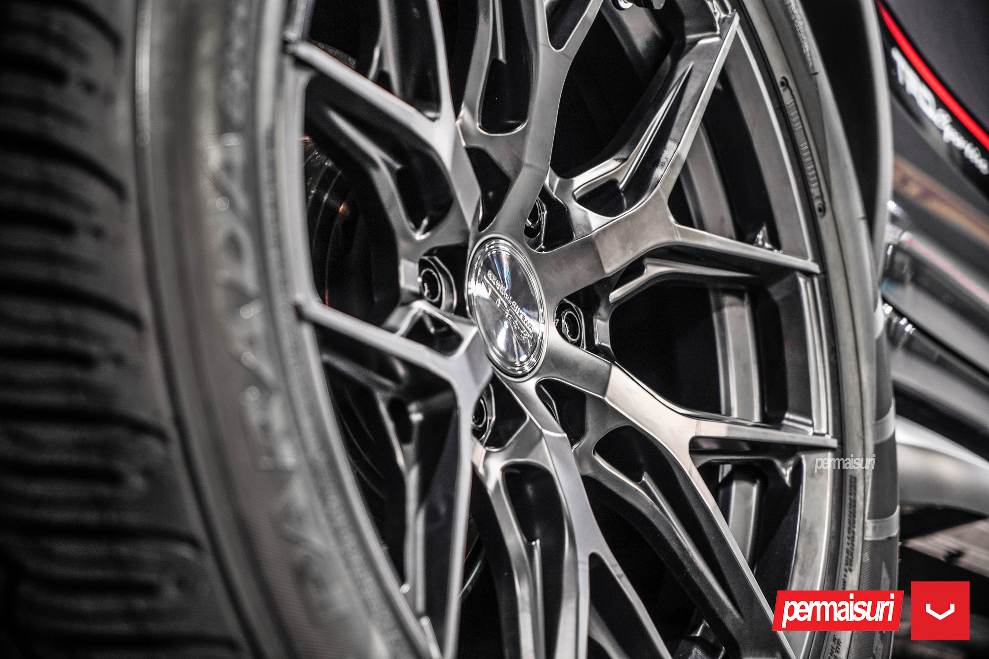 TOYOTA FORTUNER TRD SPORTIVO - HYBRID FORGED SERIES: HF6-4 - Vossen Wheels