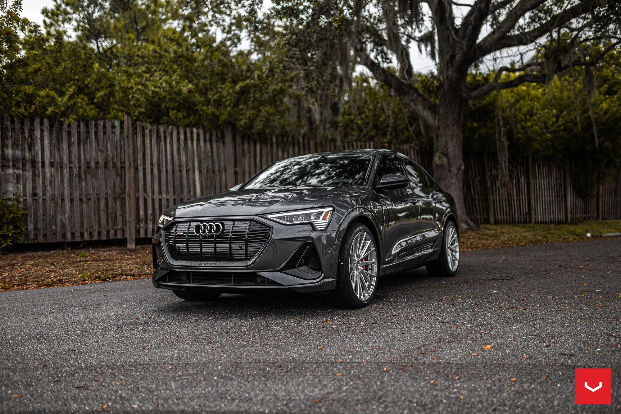 AUDI E-TRON - HYBRID FORGED SERIES: HF-4T - Vossen Wheels