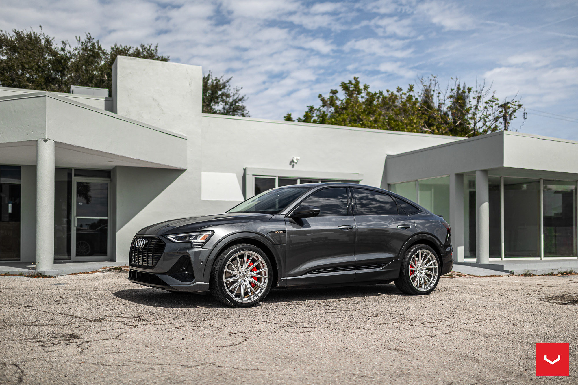 AUDI E-TRON - HYBRID FORGED SERIES: HF-4T - Vossen Wheels