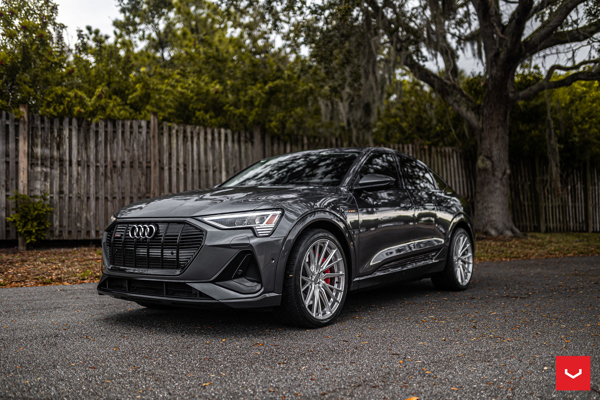AUDI E-TRON - HYBRID FORGED SERIES: HF-4T - Vossen Wheels