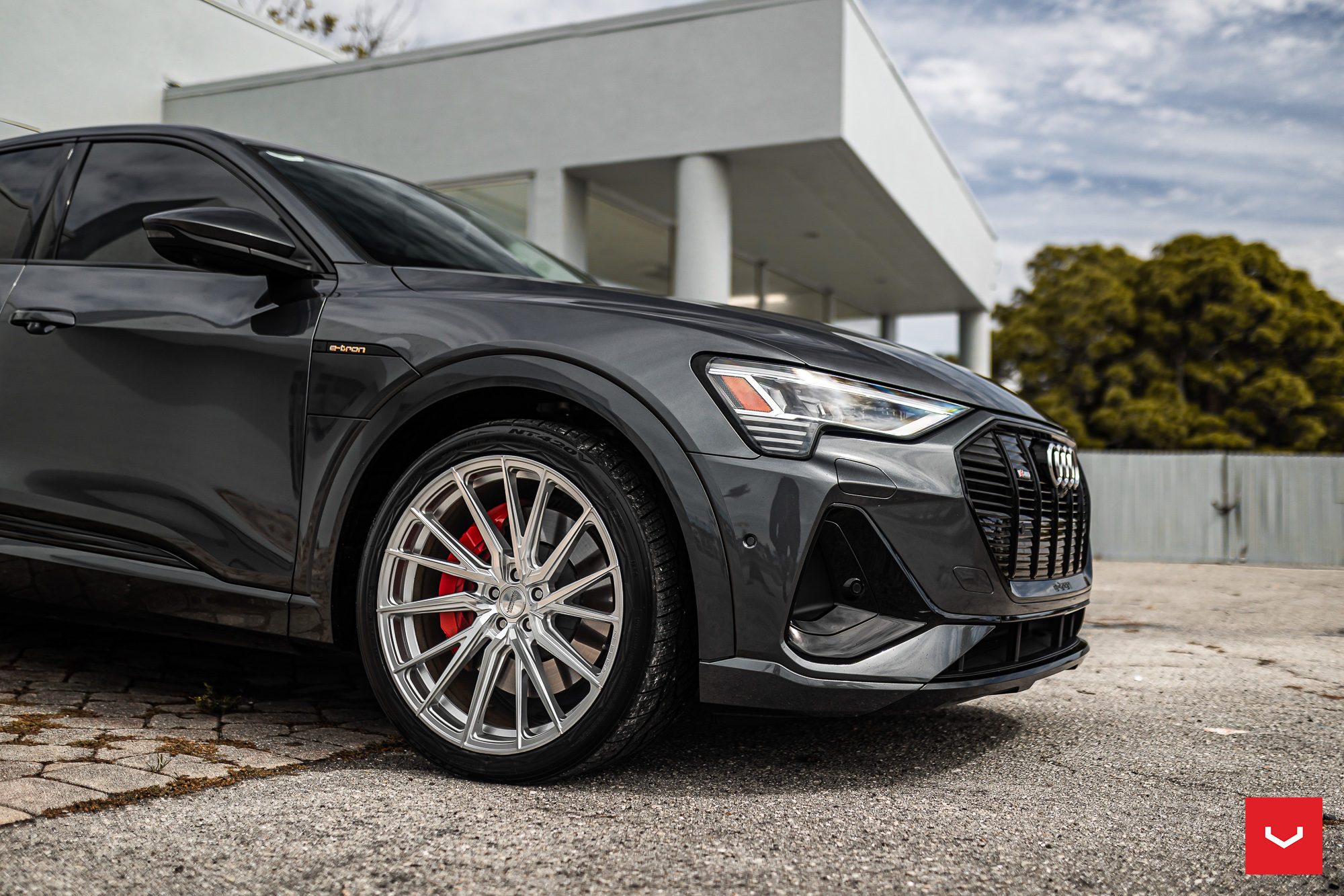AUDI E-TRON - HYBRID FORGED SERIES: HF-4T - Vossen Wheels