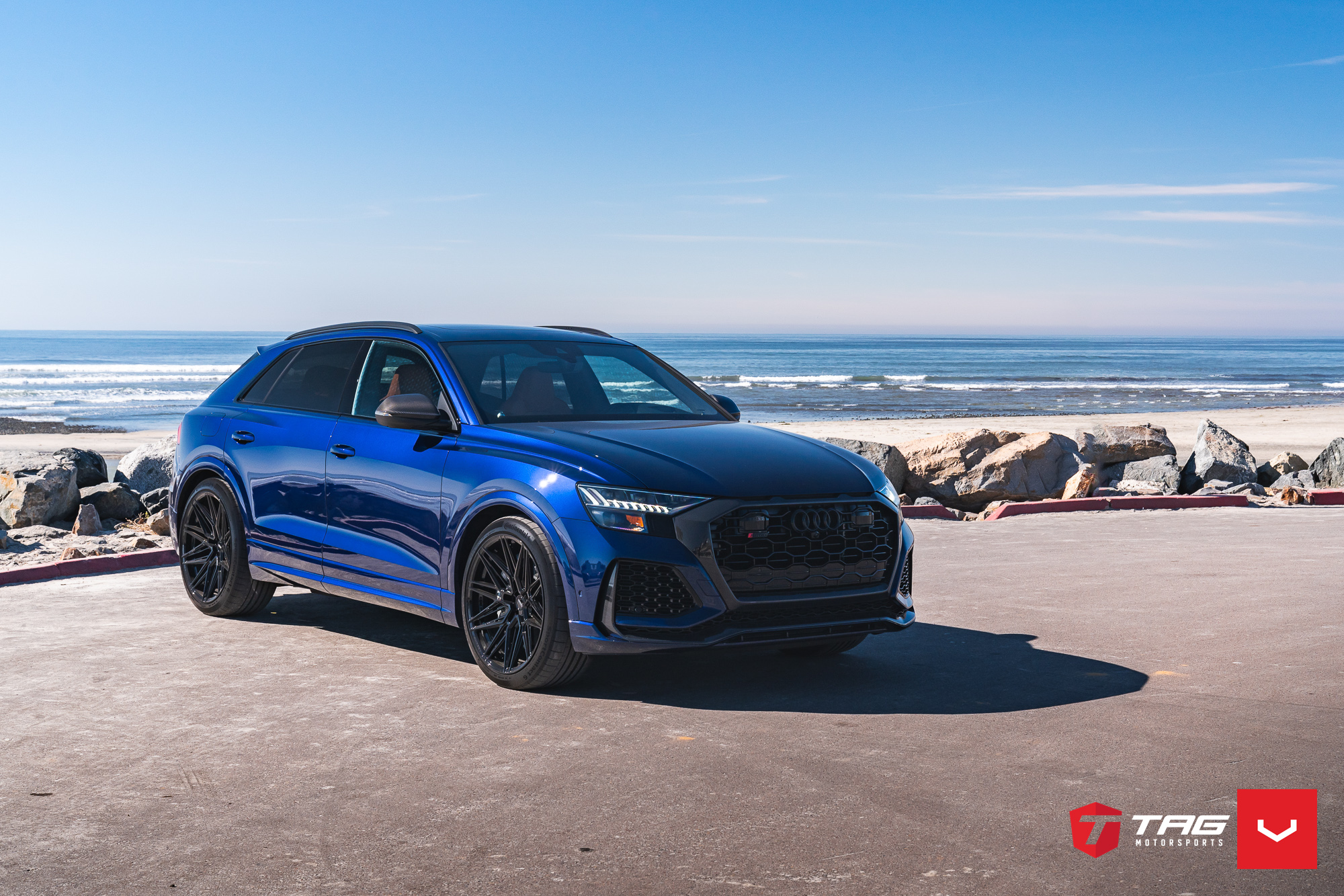 AUDI RSQ8 - HYBRID FORGED SERIES: HF-7 - Vossen Wheels