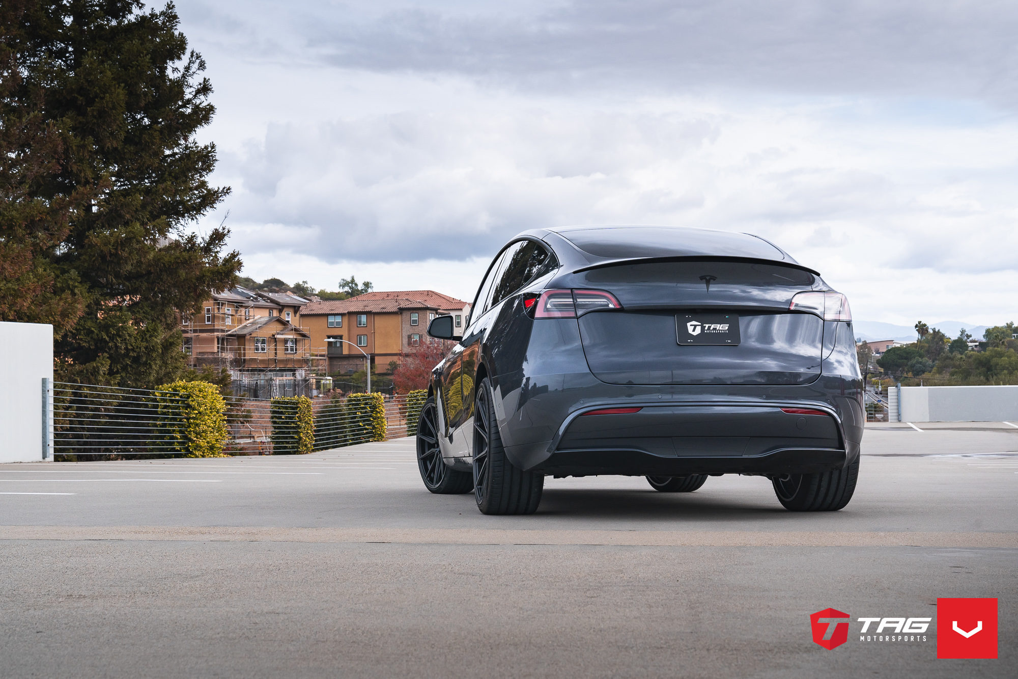 TESLA MODEL Y - HYBRID FORGED SERIES: HF-3 - Vossen Wheels