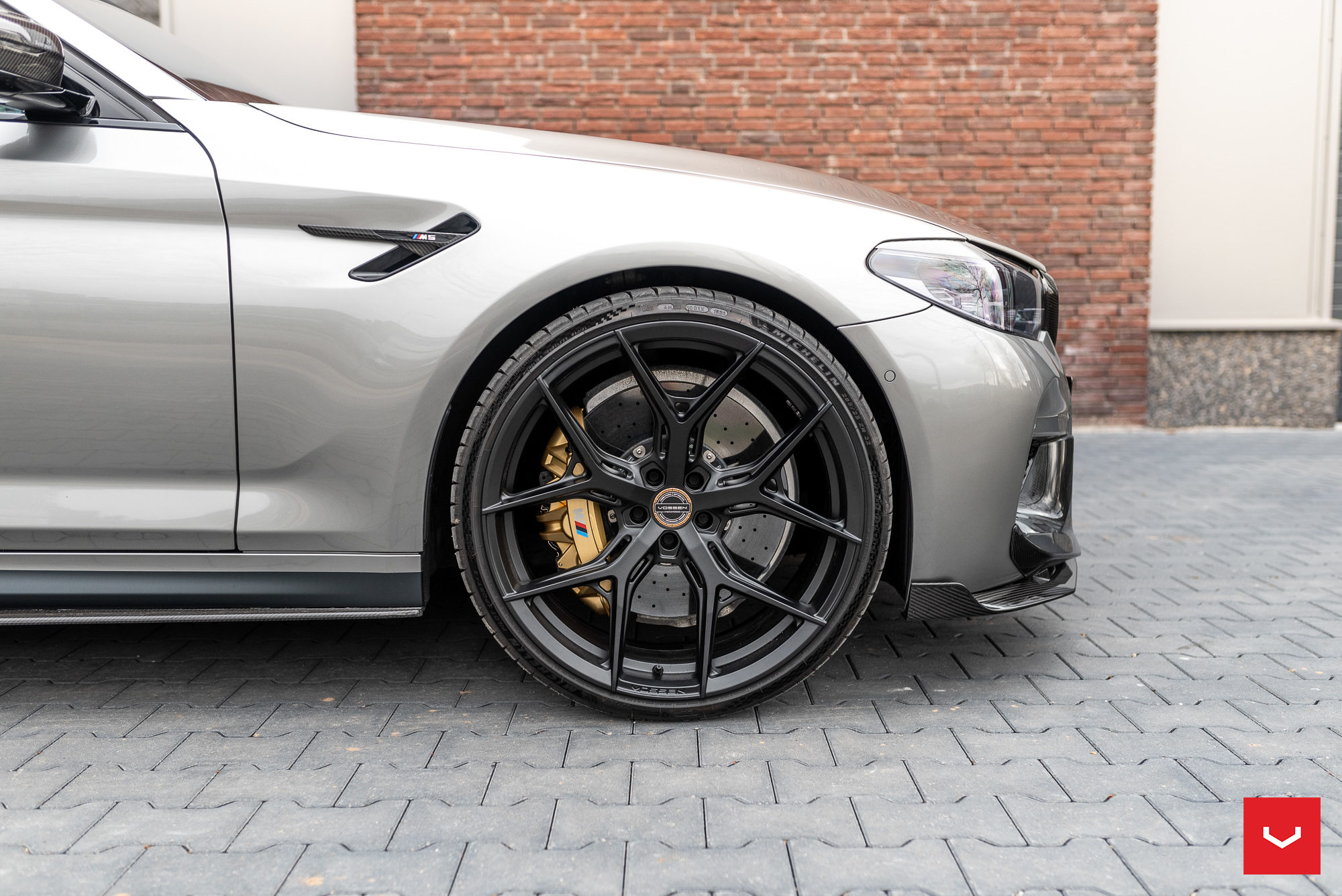 BMW F90 M5 - HYBRID FORGED SERIES: HF-5 - Vossen Wheels