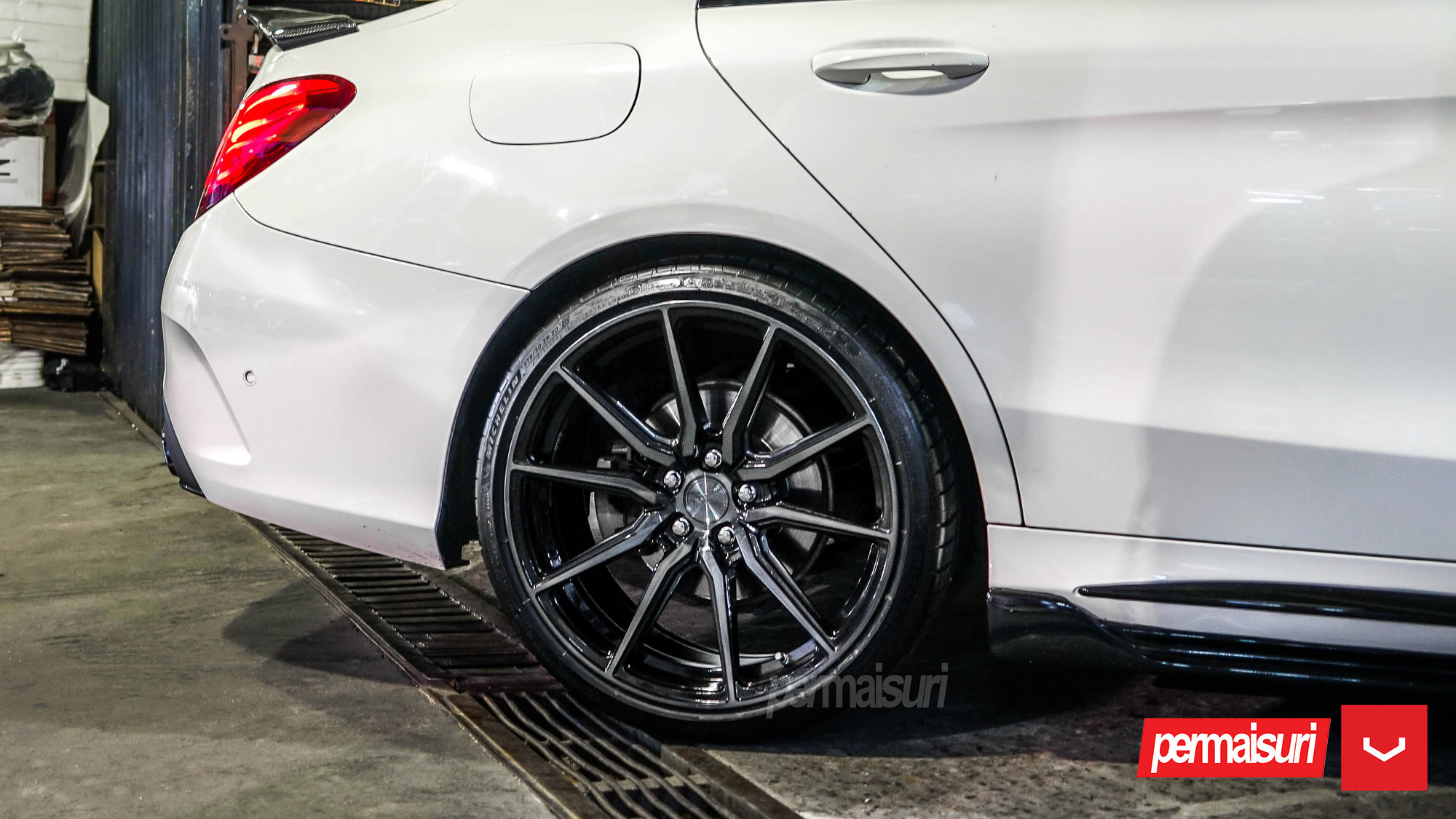 MERCEDES C200 - HYBRID FORGED SERIES: HF-3 - Vossen Wheels