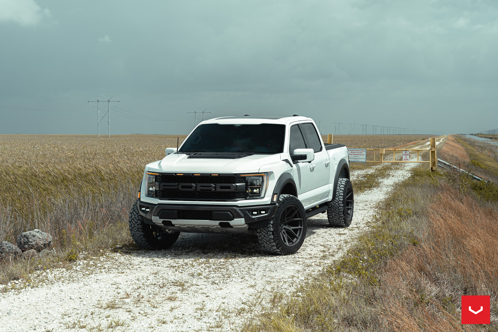 FORD RAPTOR G3 - HYBRID FORGED SERIES: HF6-4 (ULTRA DEEP) - Vossen Wheels