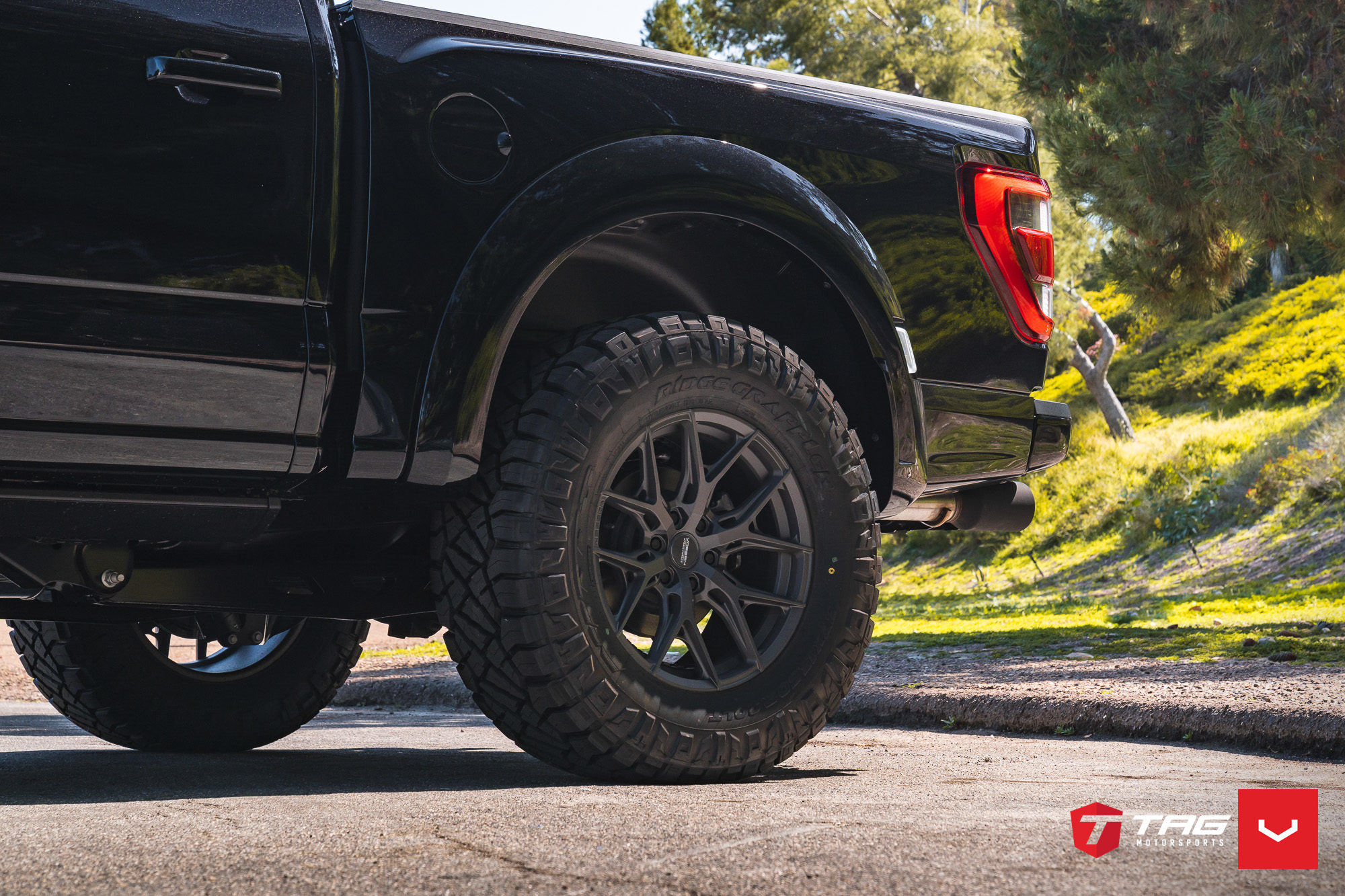 FORD RAPTOR - HYBRID FORGED SERIES: HF6-4 - Vossen Wheels