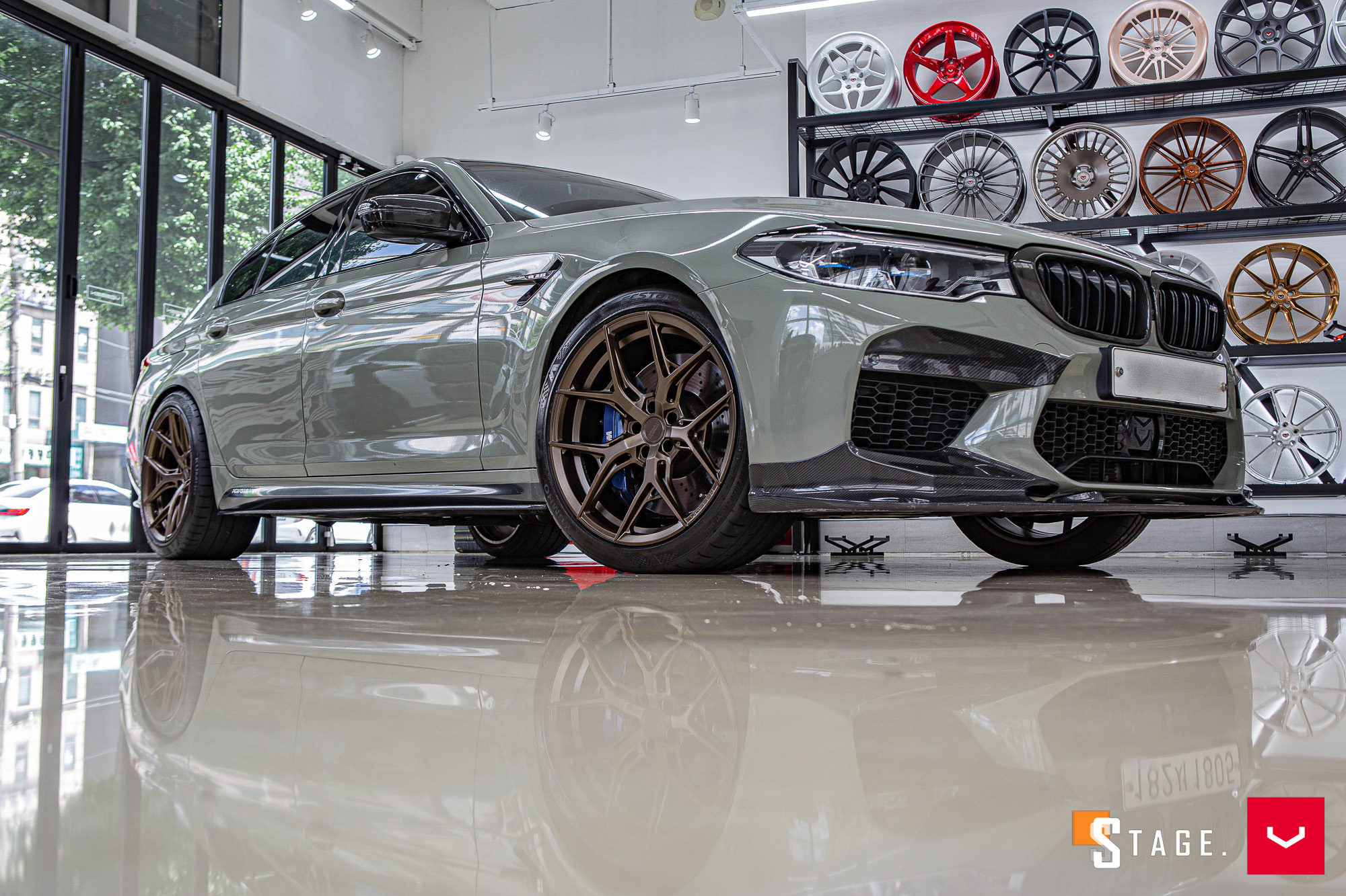 BMW F90 M5 - HYBRID FORGED SERIES: HF-5 - Vossen Wheels