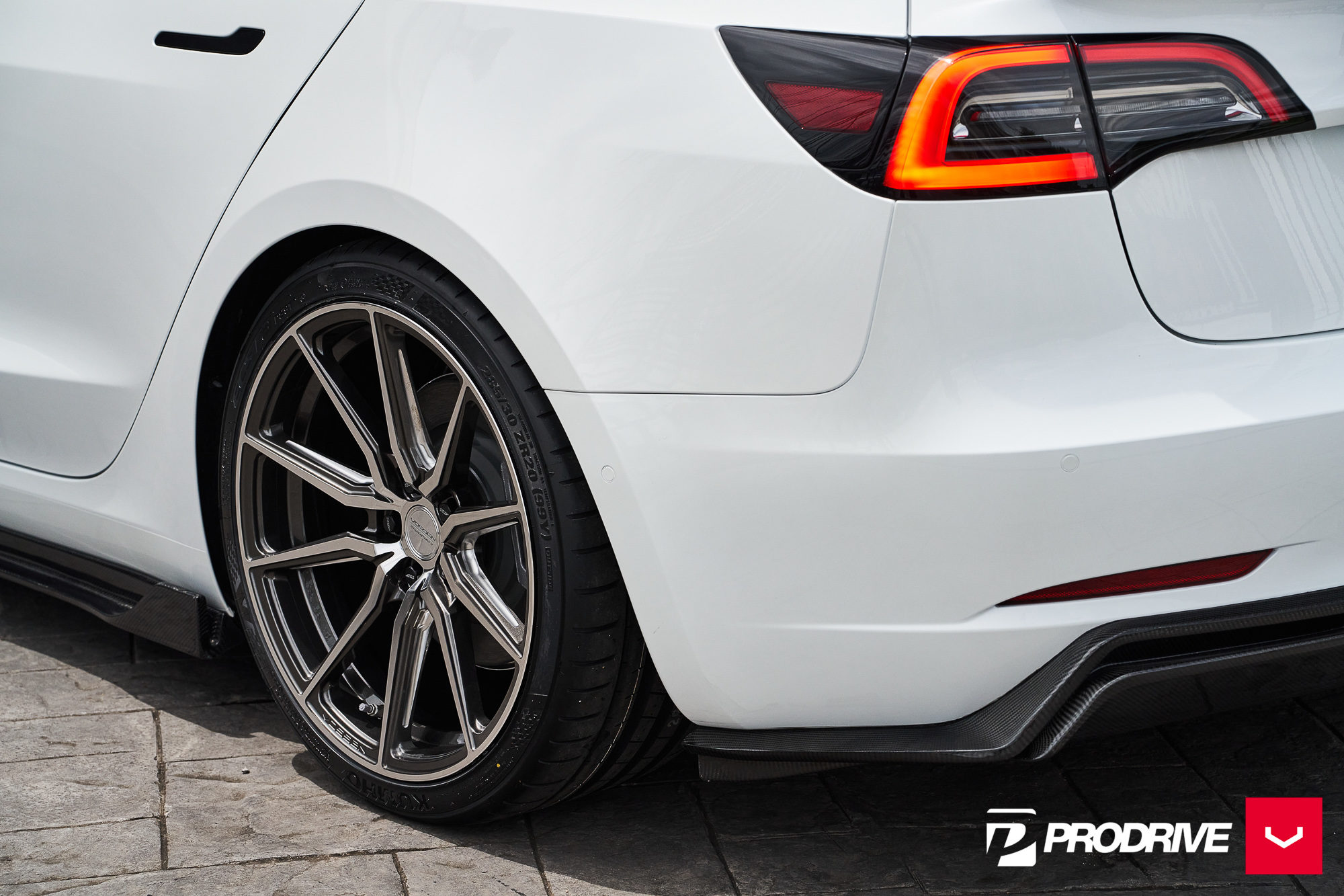 TESLA MODEL 3 - HYBRID FORGED SERIES: HF-3 - Vossen Wheels