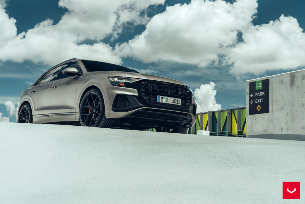 AUDI SQ8 - HYBRID FORGED SERIES: HF-5 - Vossen Wheels