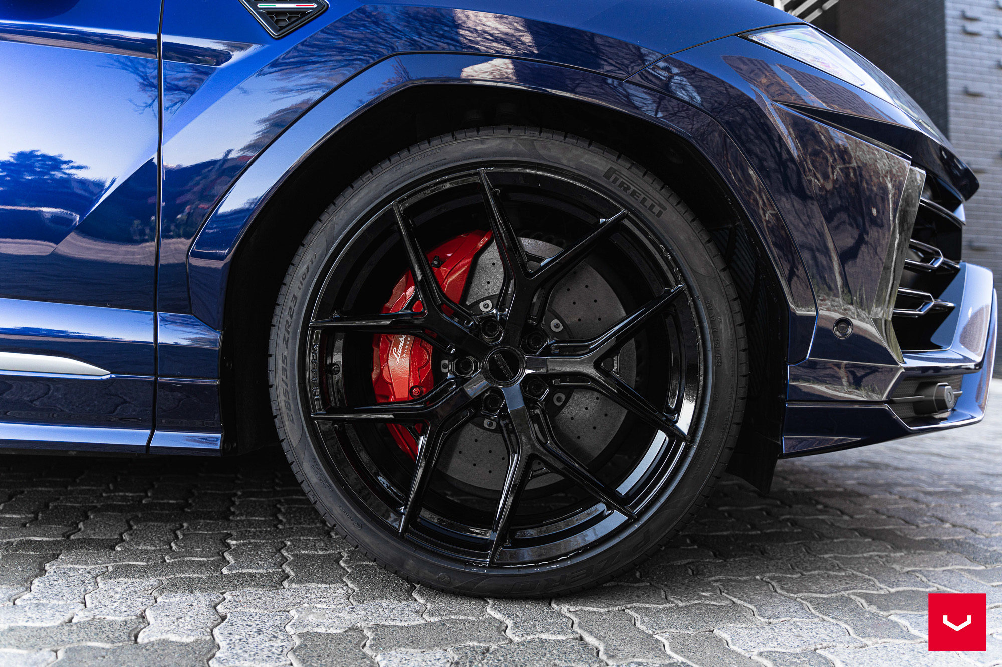 LAMBORGHINI URUS - HYBRID FORGED SERIES: HF-5 - Vossen Wheels