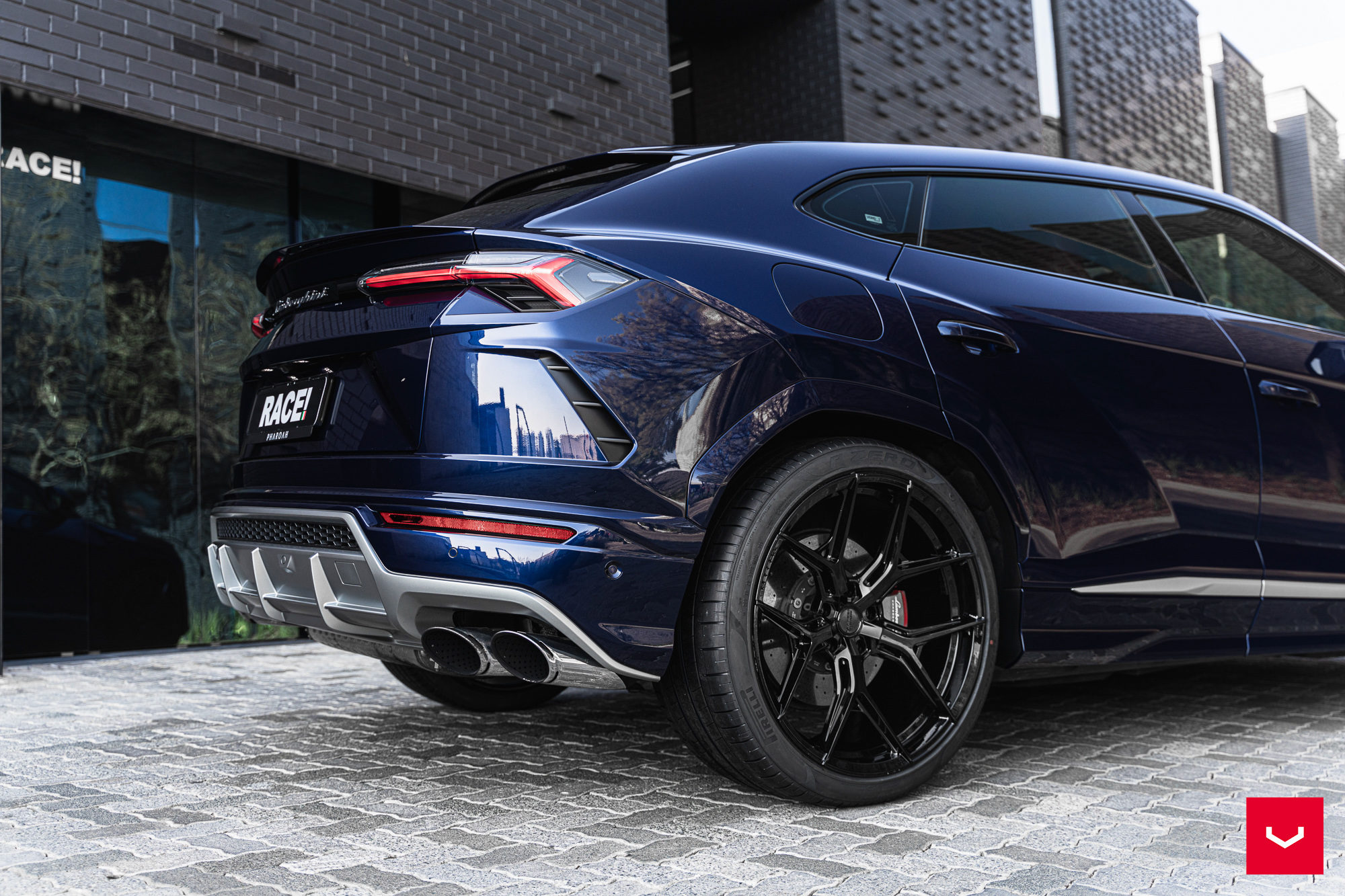 LAMBORGHINI URUS - HYBRID FORGED SERIES: HF-5 - Vossen Wheels