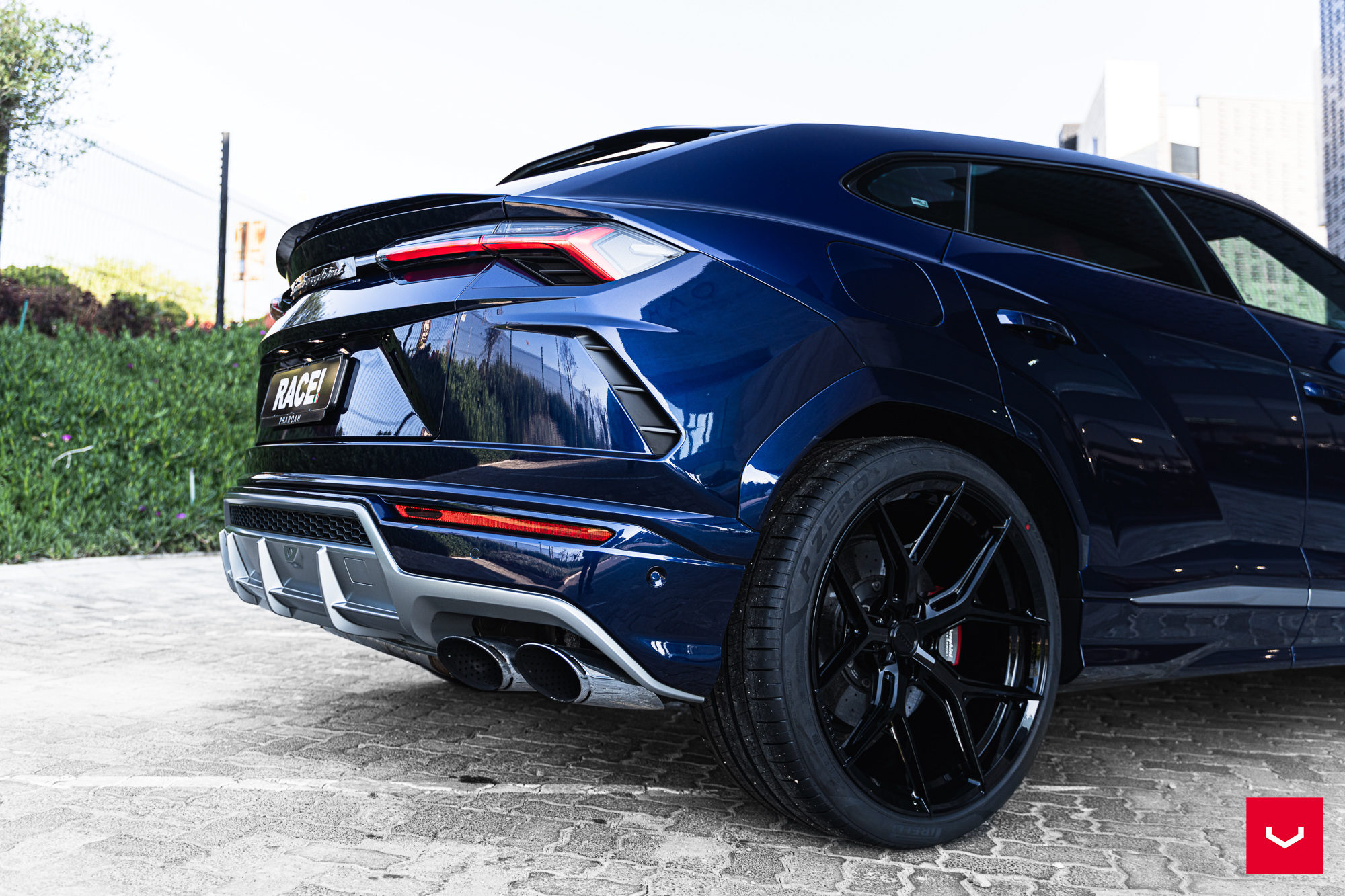 LAMBORGHINI URUS - HYBRID FORGED SERIES: HF-5 - Vossen Wheels
