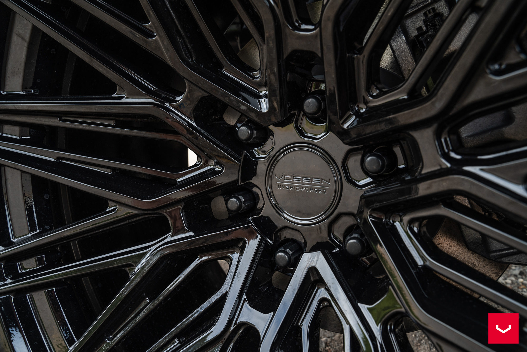 RAM LARAMIE 4X4 - HYBRID FORGED SERIES: HF6-5 (ULTRA DEEP) - Vossen Wheels