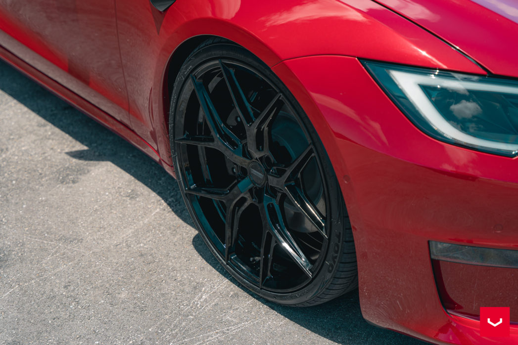 TESLA MODEL S - HYBRID FORGED SERIES: HF-5 - Vossen Wheels