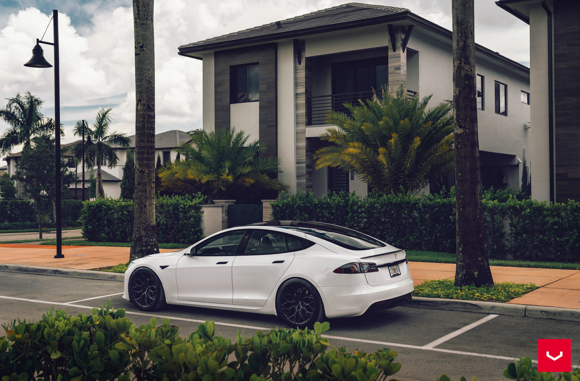 TESLA MODEL S PLAID - HYBRID FORGED SERIES: HF-2 - Vossen Wheels