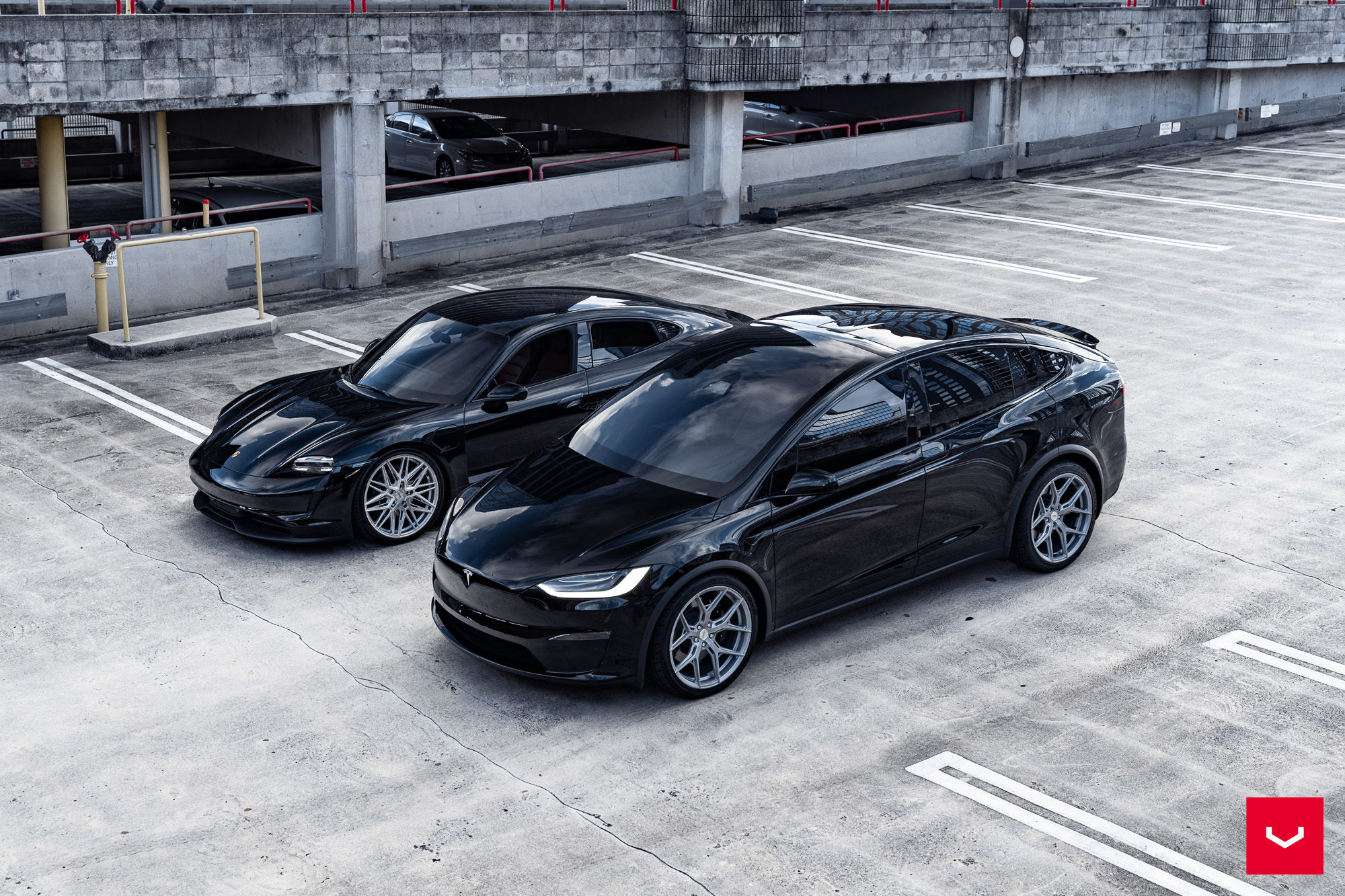 TESLA MODEL X PLAID - HYBRID FORGED SERIES: HF-5 - Vossen Wheels