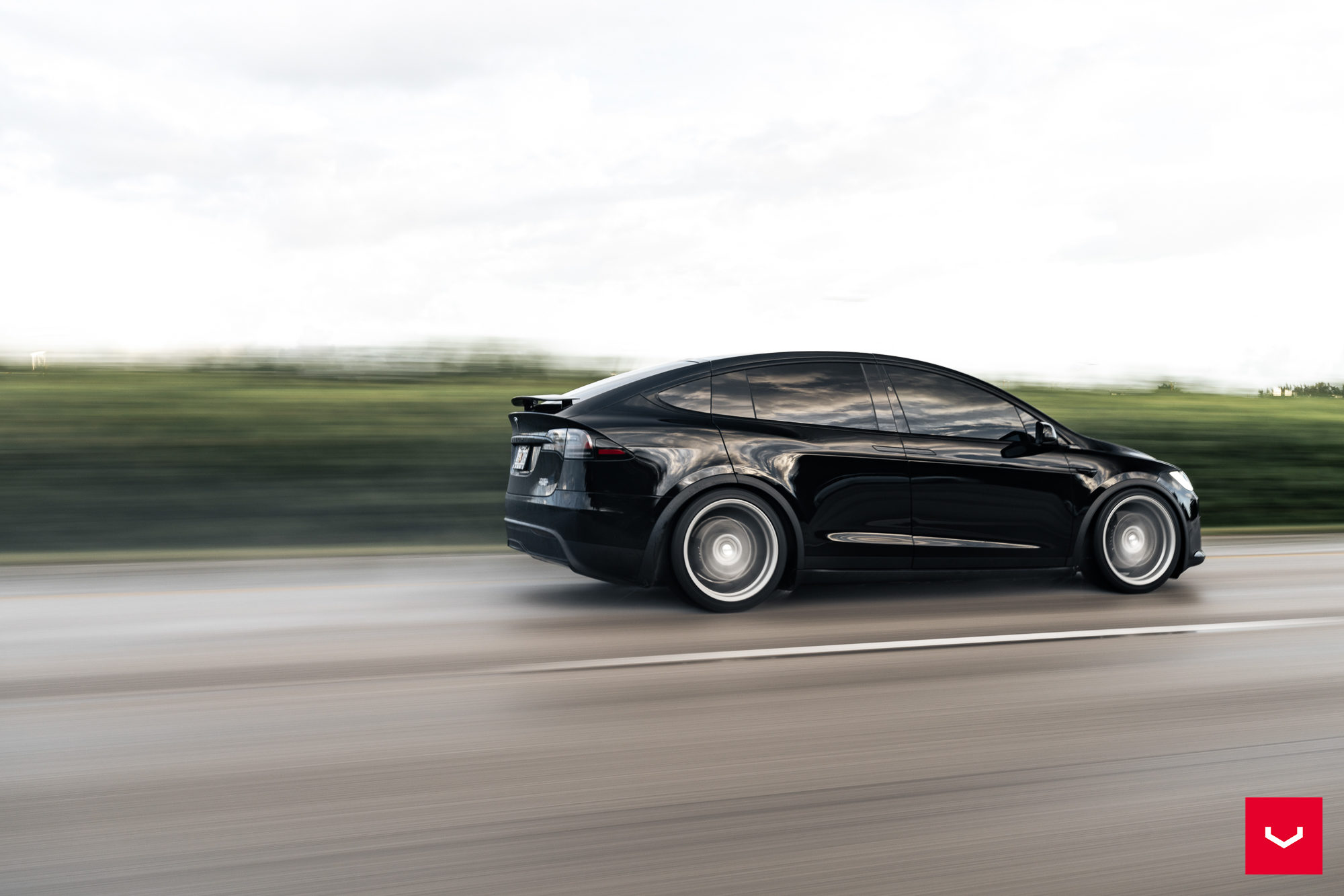 TESLA MODEL X PLAID - HYBRID FORGED SERIES: HF-5 - Vossen Wheels