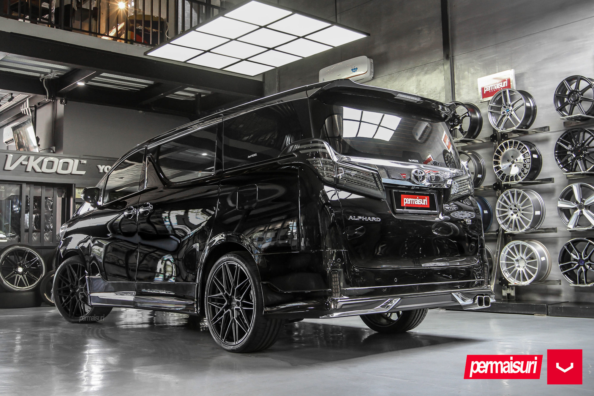 TOYOTA ALPHARD - HYBRID FORGED SERIES: HF-7 - Vossen Wheels