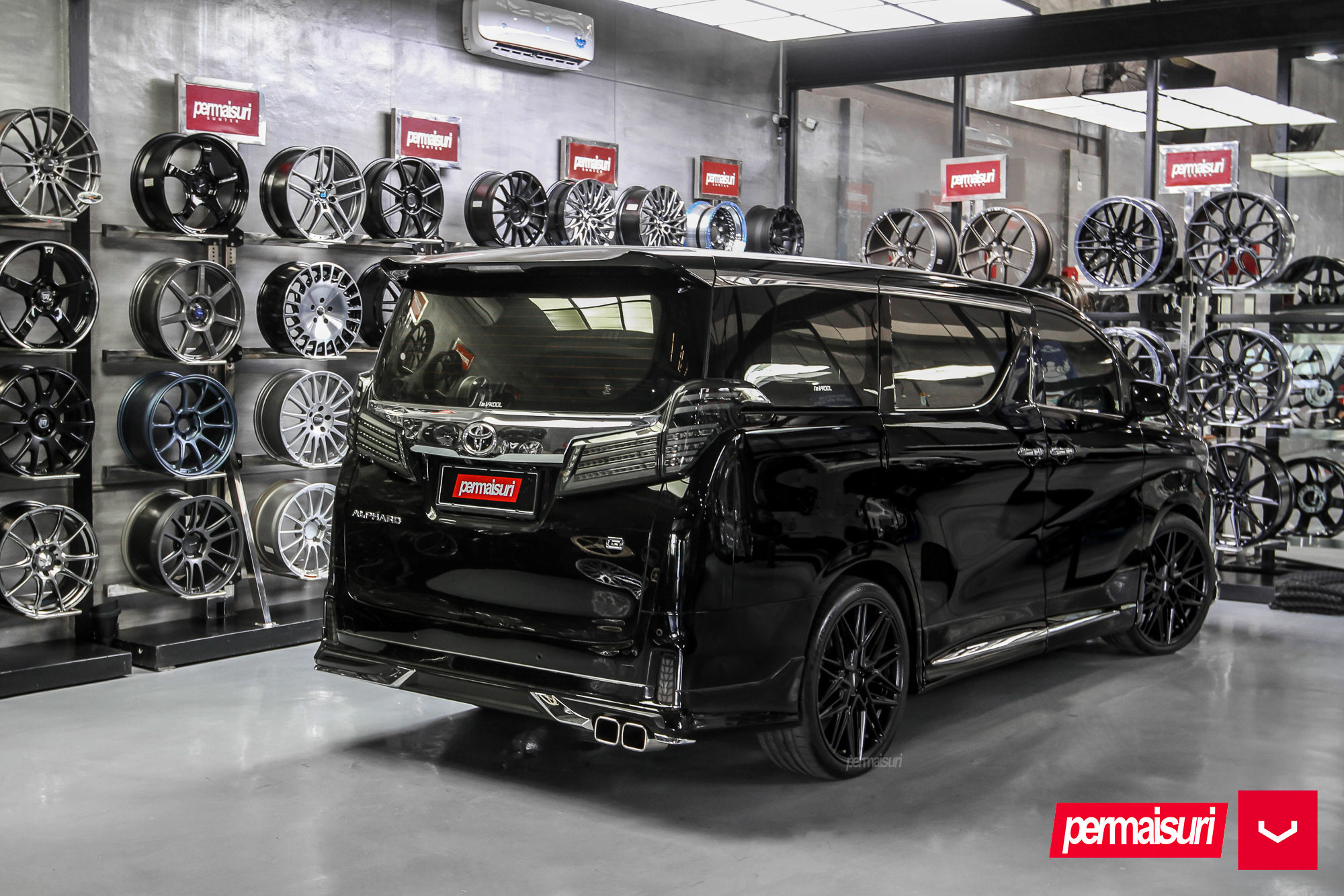 TOYOTA ALPHARD - HYBRID FORGED SERIES: HF-7 - Vossen Wheels