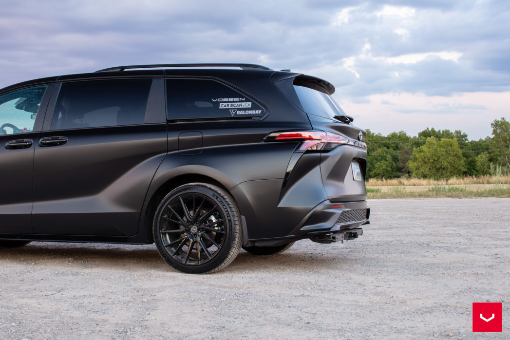 TOYOTA SIENNA XSE - HYBRID FORGED SERIES: HF-4T - Vossen Wheels