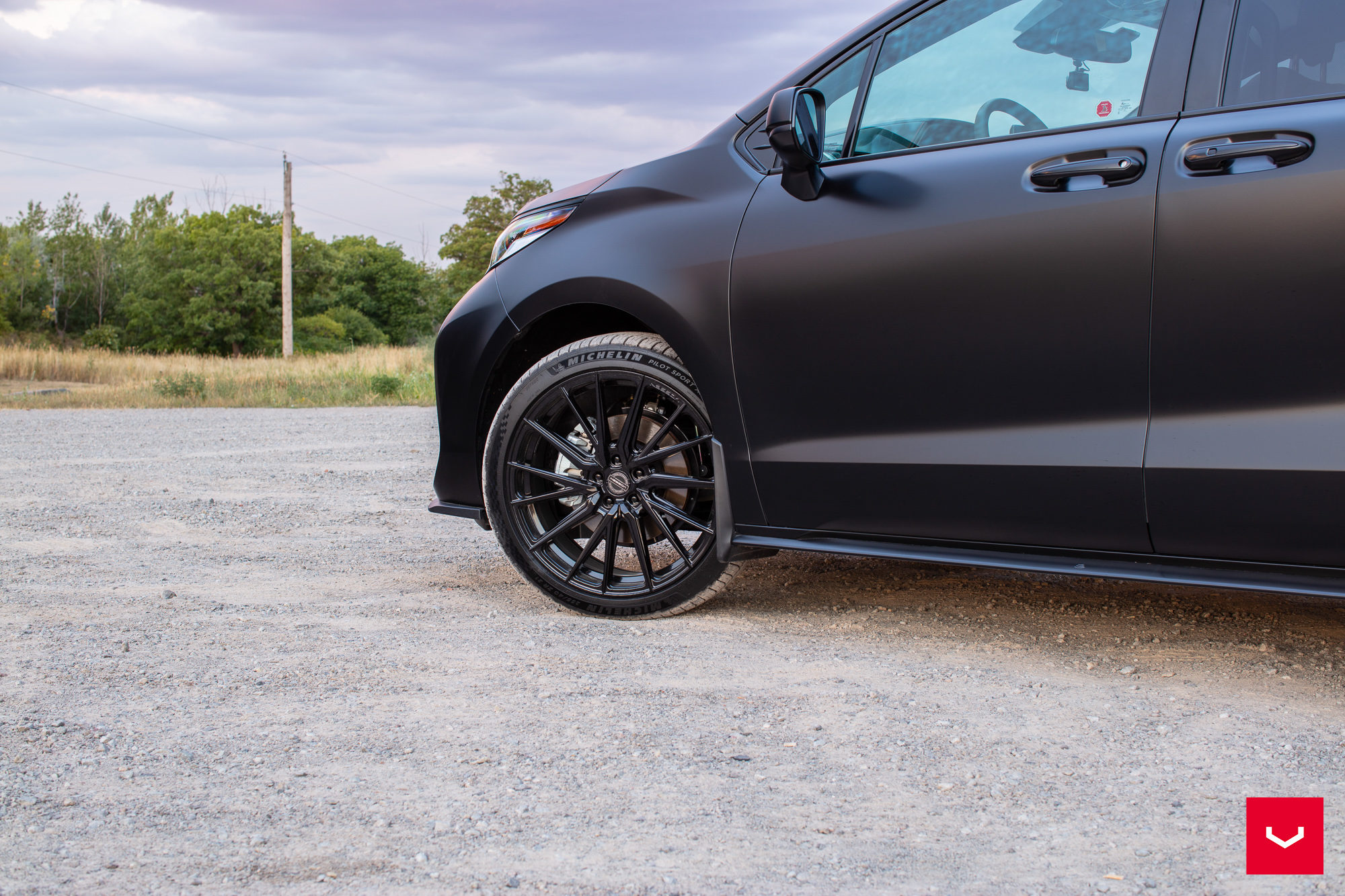 TOYOTA SIENNA XSE - HYBRID FORGED SERIES: HF-4T - Vossen Wheels