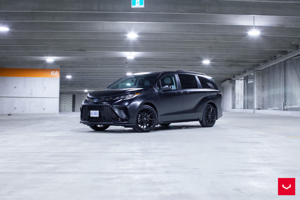 TOYOTA SIENNA XSE - HYBRID FORGED SERIES: HF-4T - Vossen Wheels