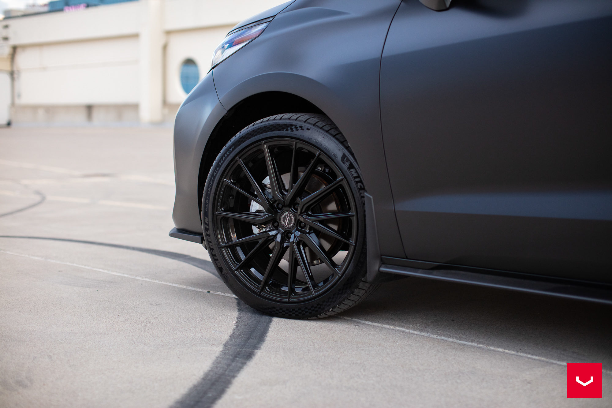 TOYOTA SIENNA XSE - HYBRID FORGED SERIES: HF-4T - Vossen Wheels