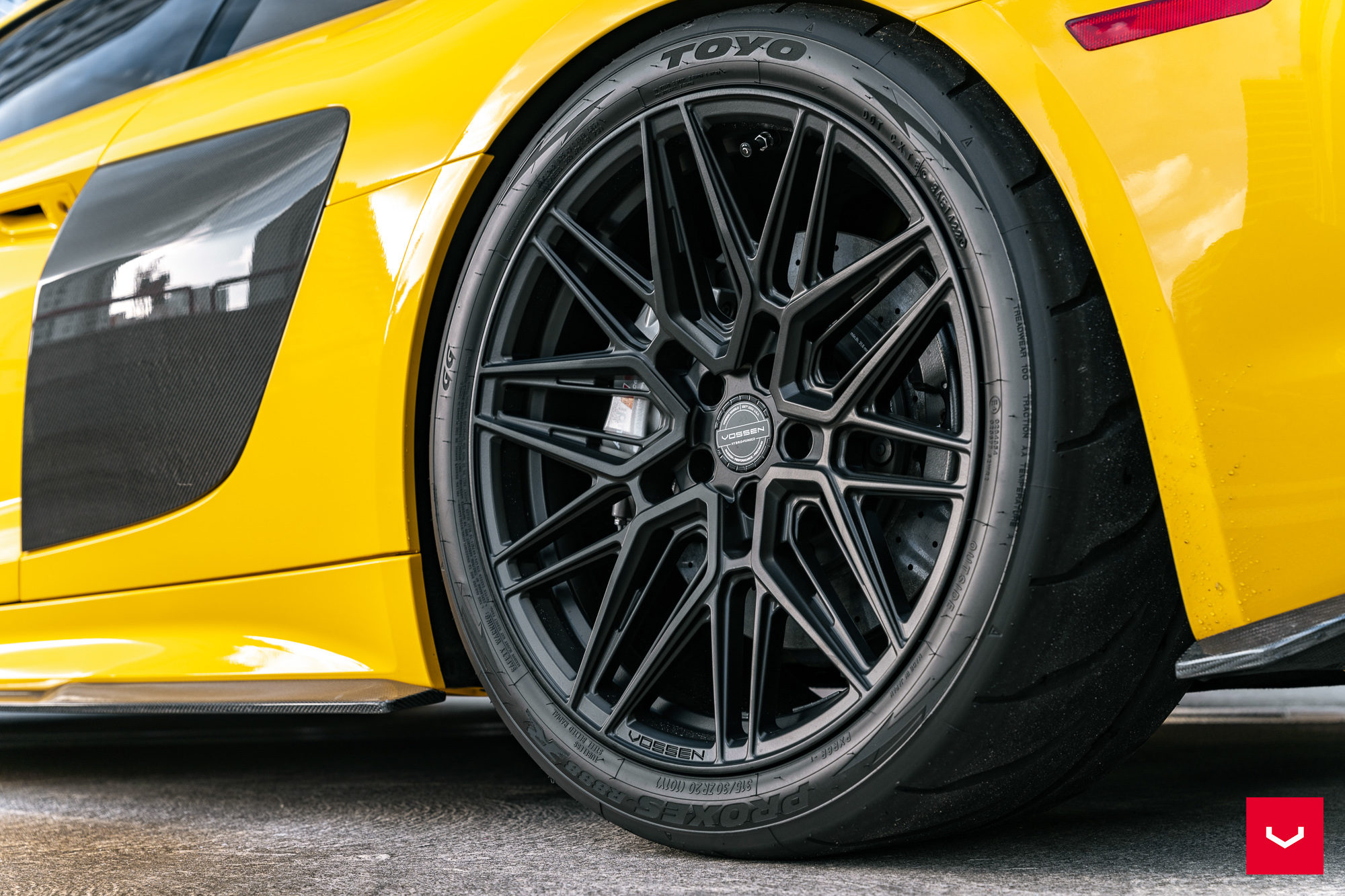 AUDI R8 - HYBRID FORGED SERIES: HF-7 - Vossen Wheels