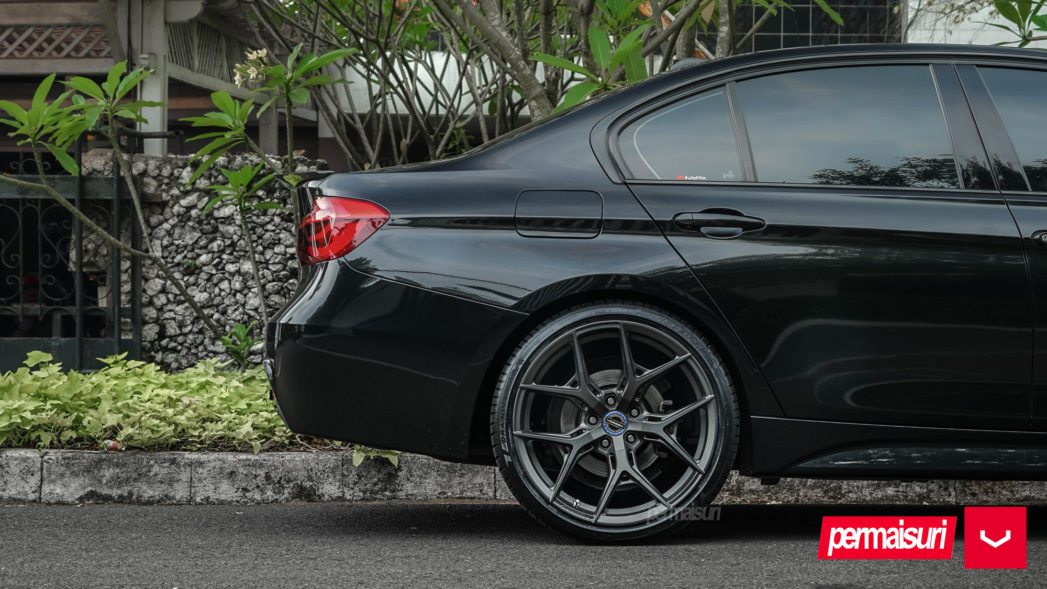 BMW F30 3 SERIES - HYBRID FORGED SERIES: HF-5 - Vossen Wheels