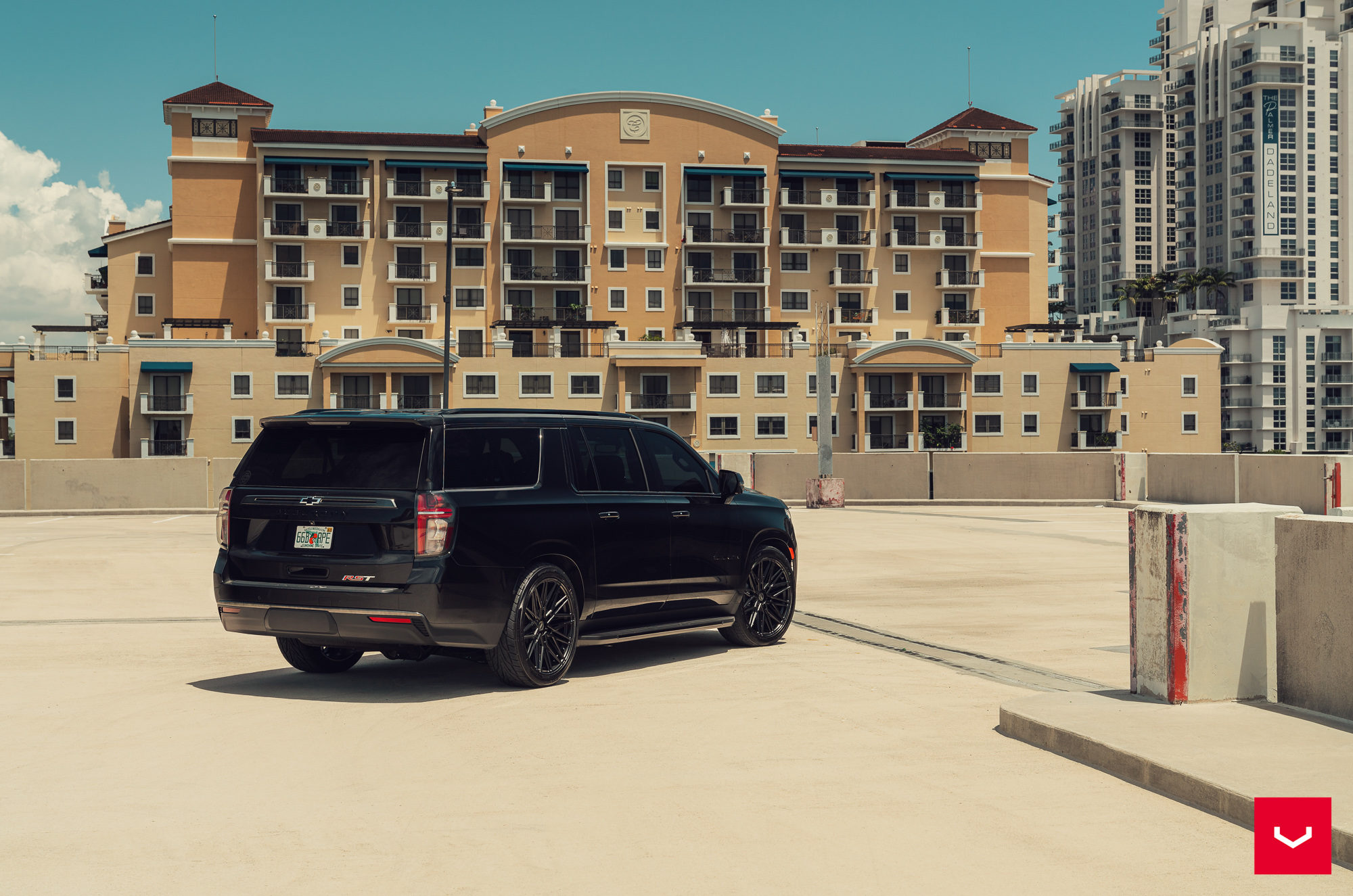 CHEVROLET SUBURBAN - HYBRID FORGED SERIES: HF6-5 - Vossen Wheels