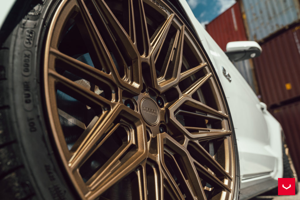 FORD MUSTANG - HYBRID FORGED SERIES: HF-7 - Vossen Wheels