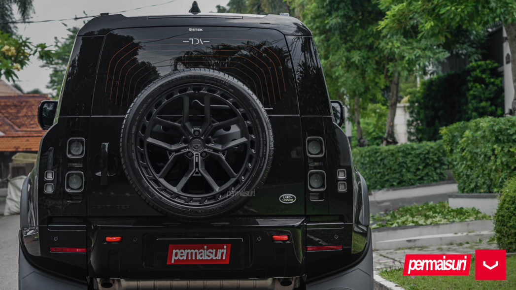 LAND ROVER DEFENDER 110 - URBAN AUTOMOTIVE X VOSSEN: UV-X - Vossen Wheels