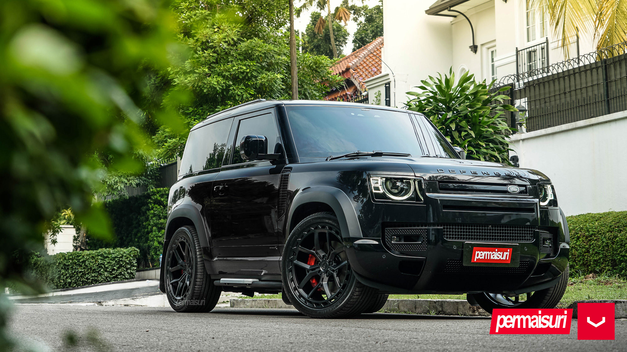 LAND ROVER DEFENDER 110 - URBAN AUTOMOTIVE X VOSSEN: UV-X - Vossen Wheels