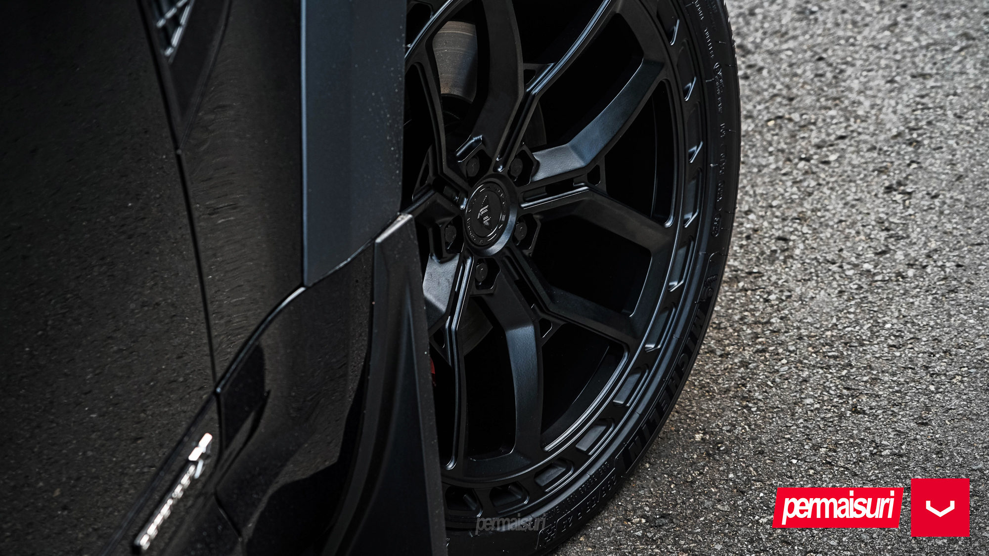 LAND ROVER DEFENDER 110 - URBAN AUTOMOTIVE X VOSSEN: UV-X - Vossen Wheels