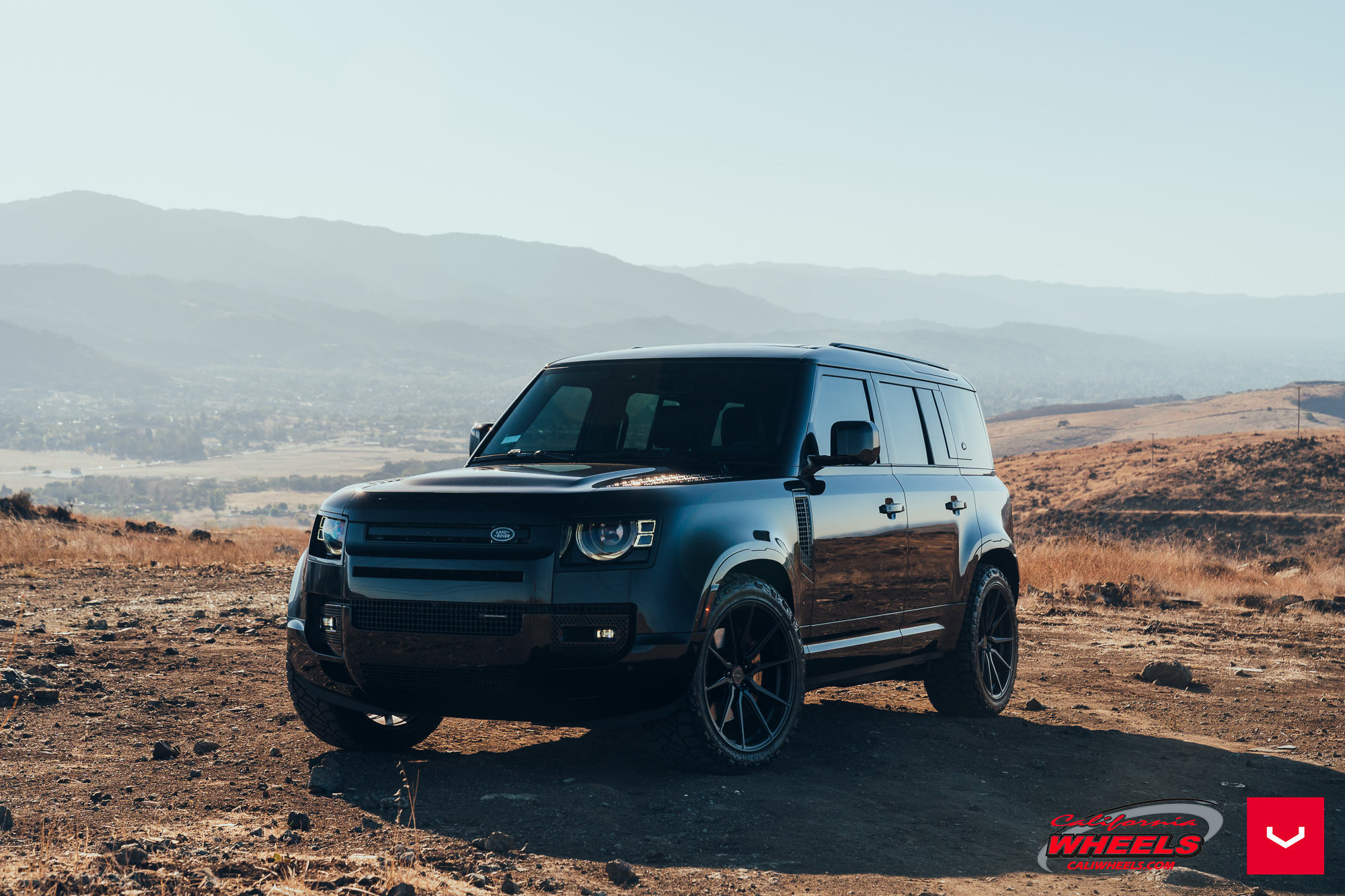LAND ROVER DEFENDER - HYBRID FORGED SERIES: HF-3 - Vossen Wheels
