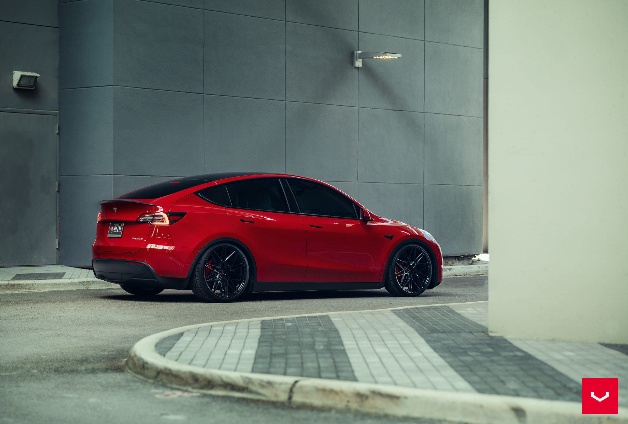 TESLA MODEL Y - HYBRID FORGED SERIES: HF-7 - Vossen Wheels