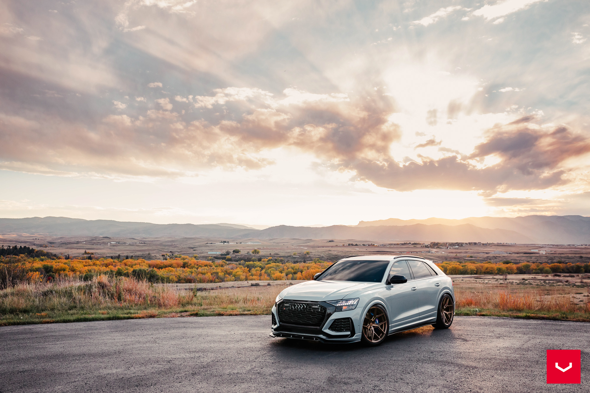 AUDI RSQ8 - HYBRID FORGED SERIES: HF-5 - Vossen Wheels
