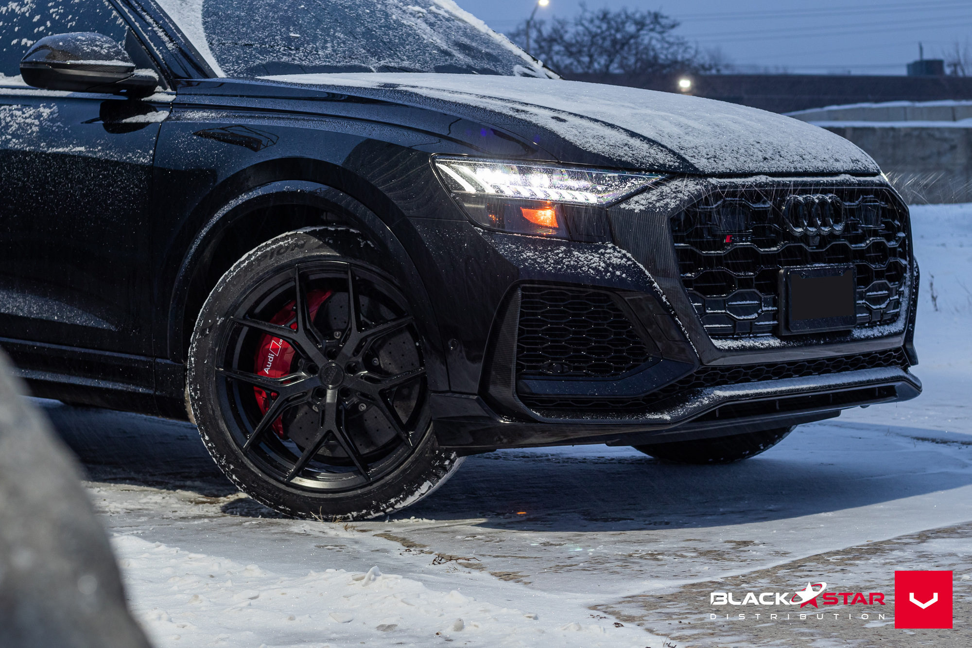 AUDI RSQ8 - HYBRID FORGED SERIES: HF-5 - Vossen Wheels
