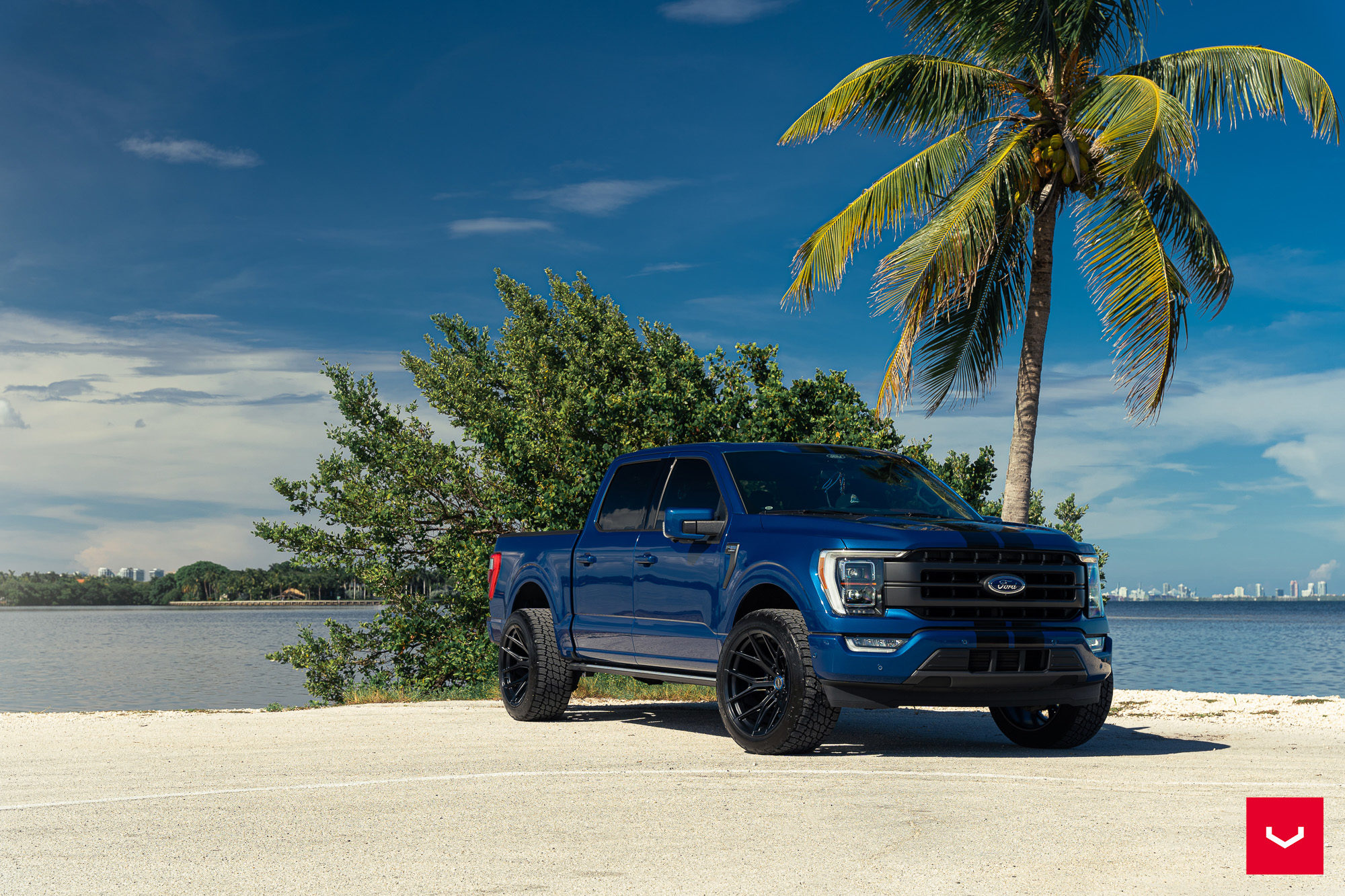 FORD F-150 - HYBRID FORGED SERIES: HF6-4 - Vossen Wheels