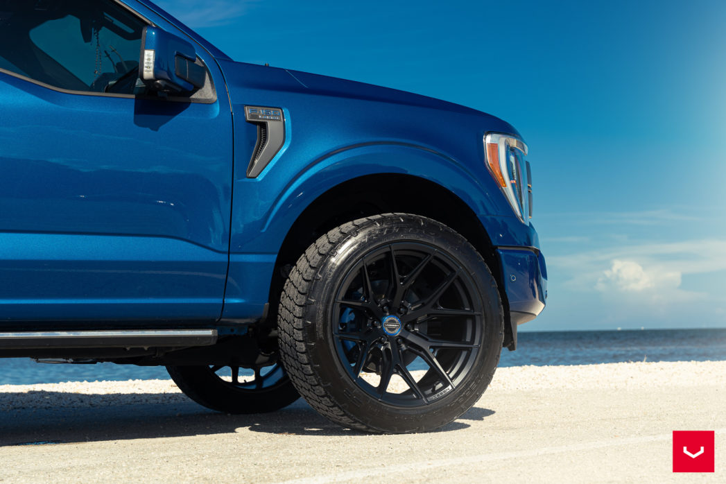 FORD F-150 - HYBRID FORGED SERIES: HF6-4 - Vossen Wheels