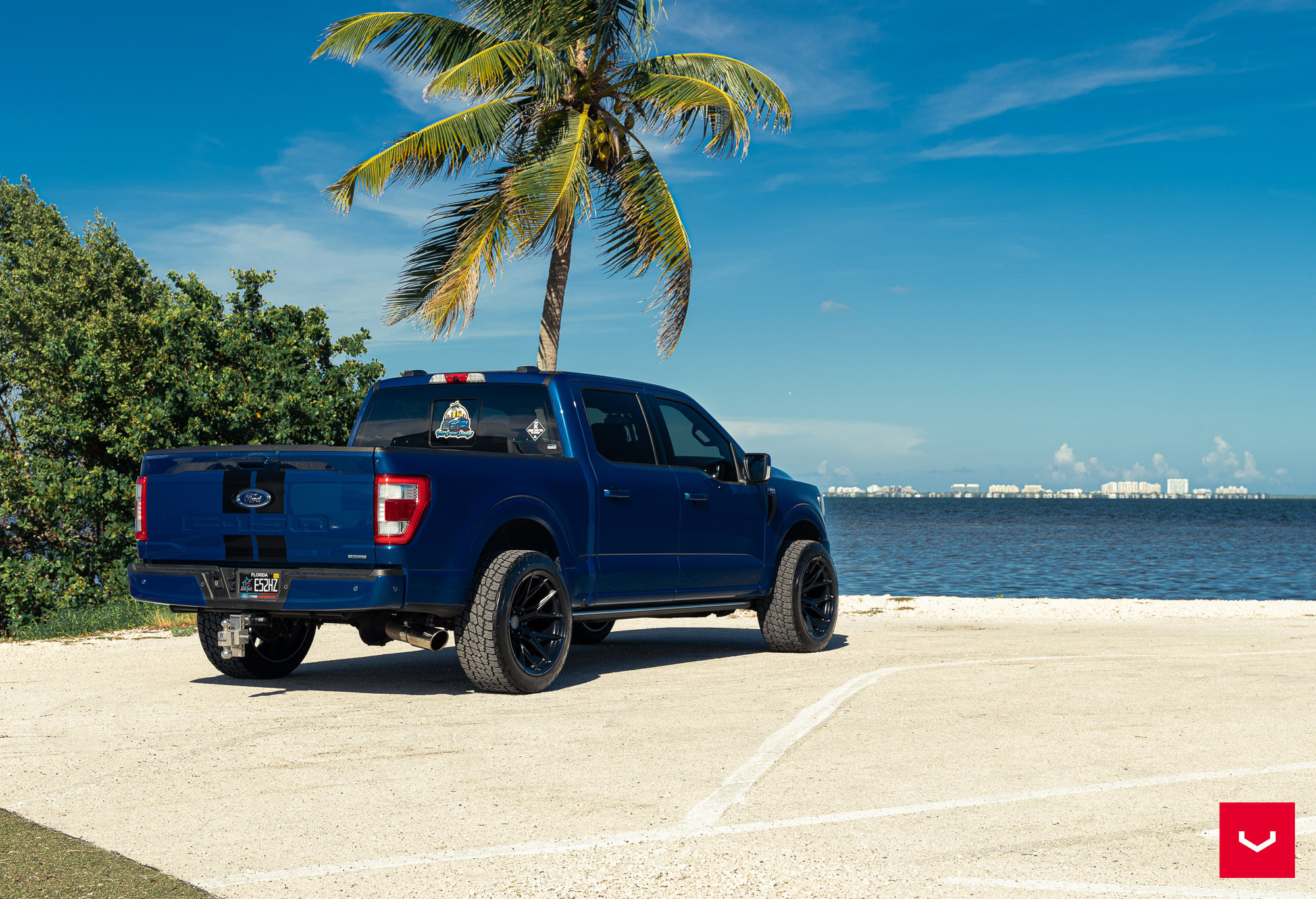 FORD F-150 - HYBRID FORGED SERIES: HF6-4 - Vossen Wheels
