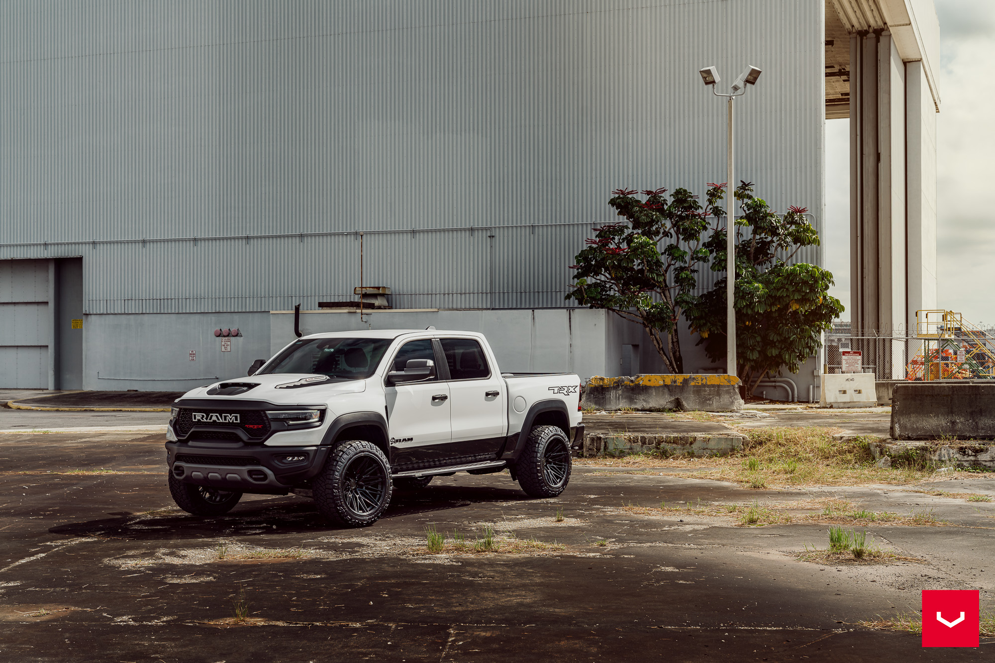 RAM TRX - HYBRID FORGED SERIES: HF6-5 (ULTRA DEEP) - Vossen Wheels