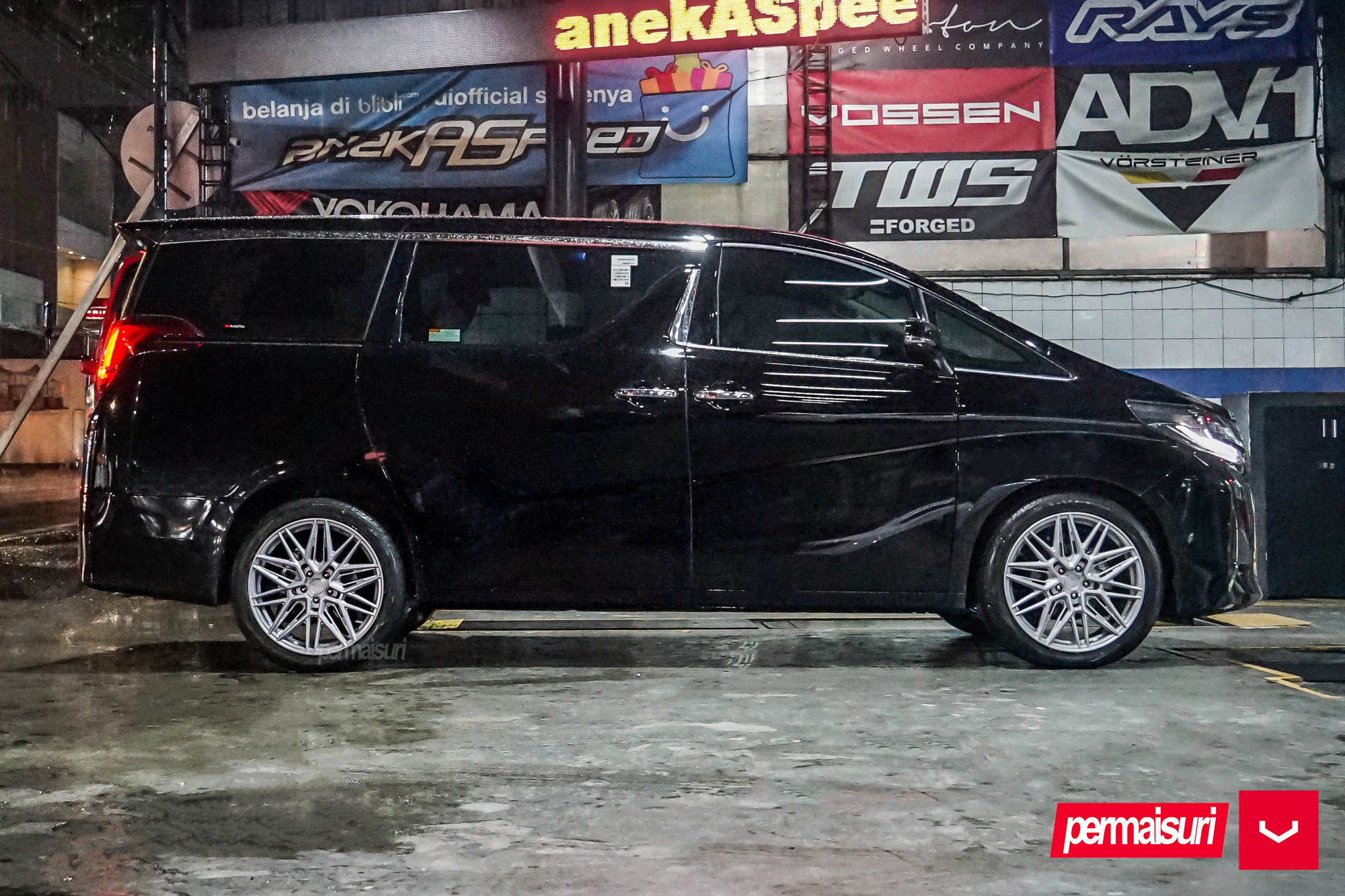 TOYOTA ALPHARD - HYBRID FORGED SERIES: HF-7 - Vossen Wheels