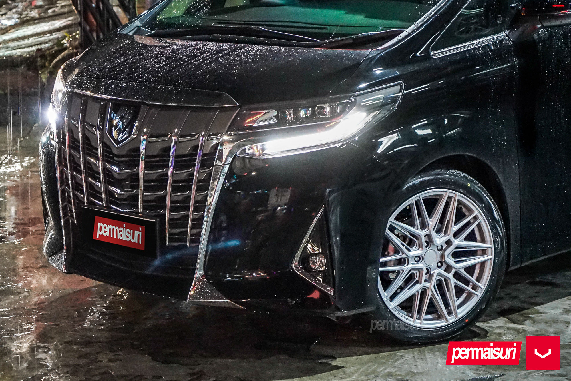 TOYOTA ALPHARD - HYBRID FORGED SERIES: HF-7 - Vossen Wheels