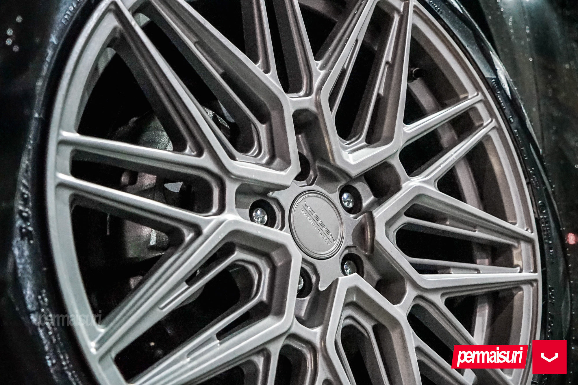 TOYOTA ALPHARD - HYBRID FORGED SERIES: HF-7 - Vossen Wheels